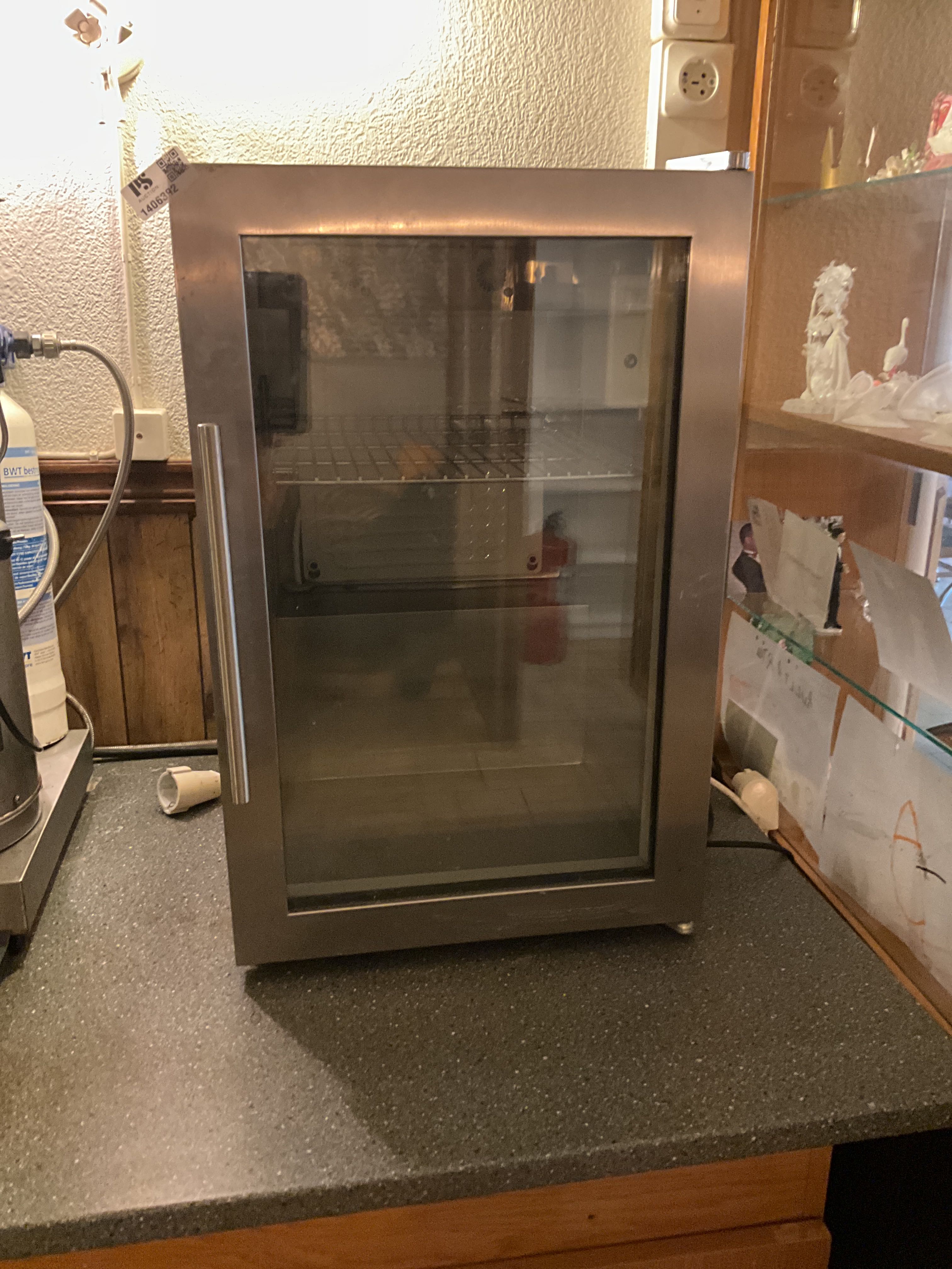Beverage cooler benchtop model - PS Auction - We value the future ...