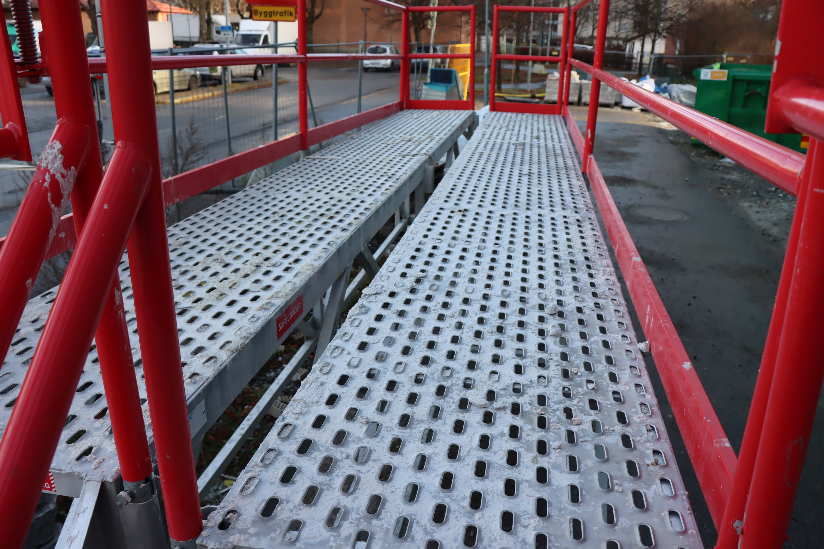 Safeloader 6000 - 2 pcs Platforms + TruckAccess Stairs - PS Auction ...