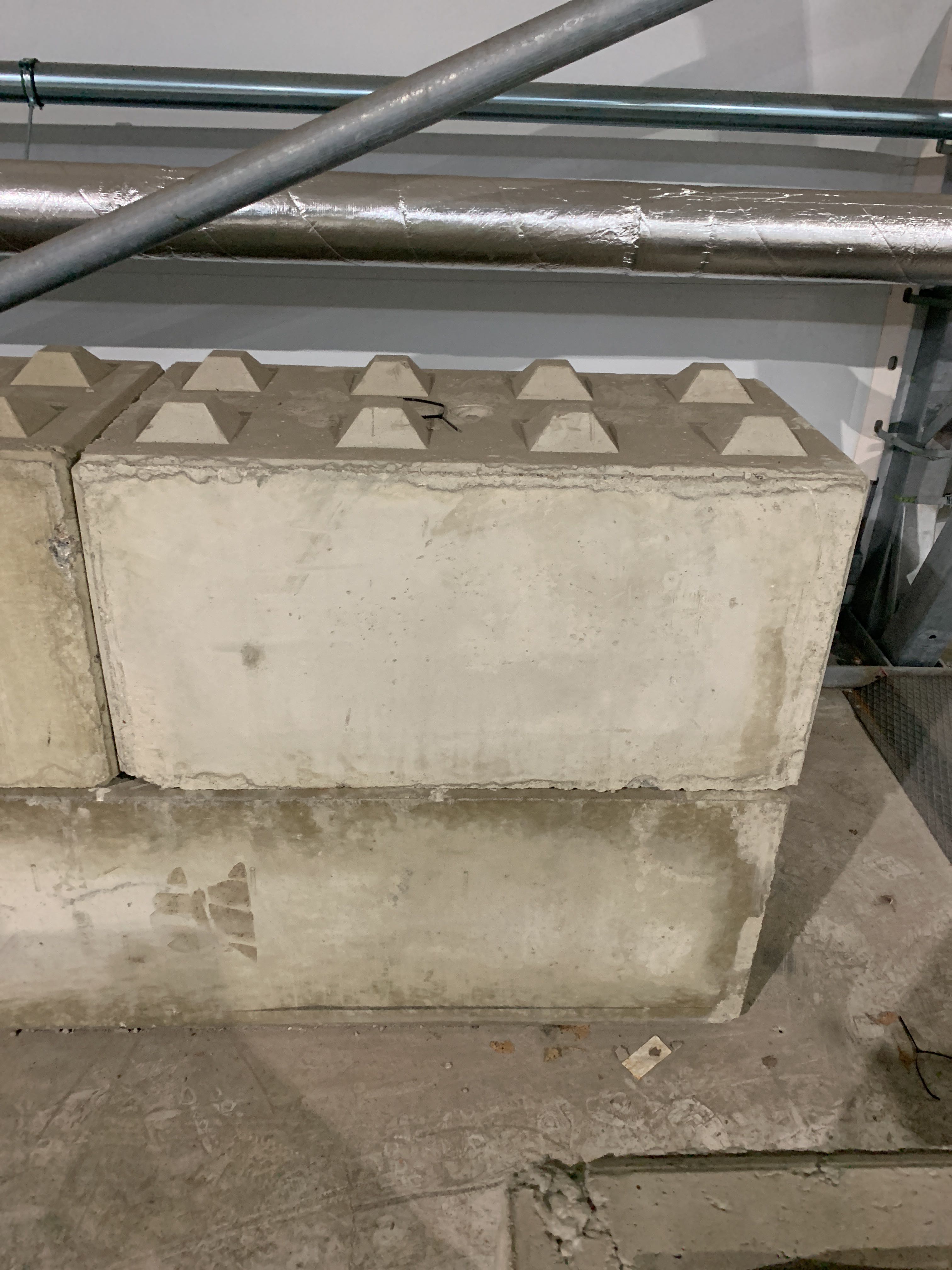 Betong Lego bitar 83 stycken - Auktioner online - Nätauktioner ...