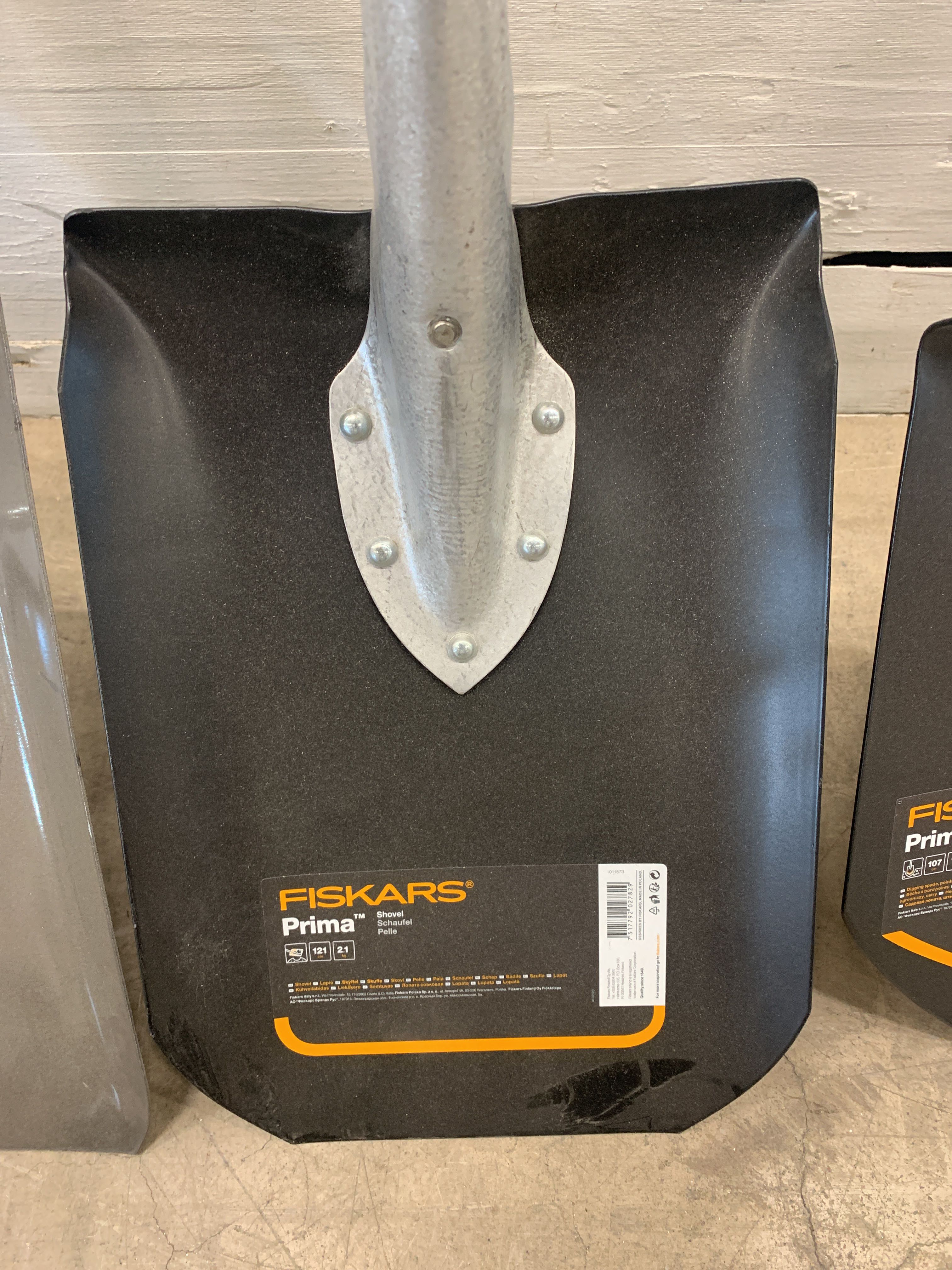 Sortiment med diverse spadar och skyfflar - Auktioner online ...