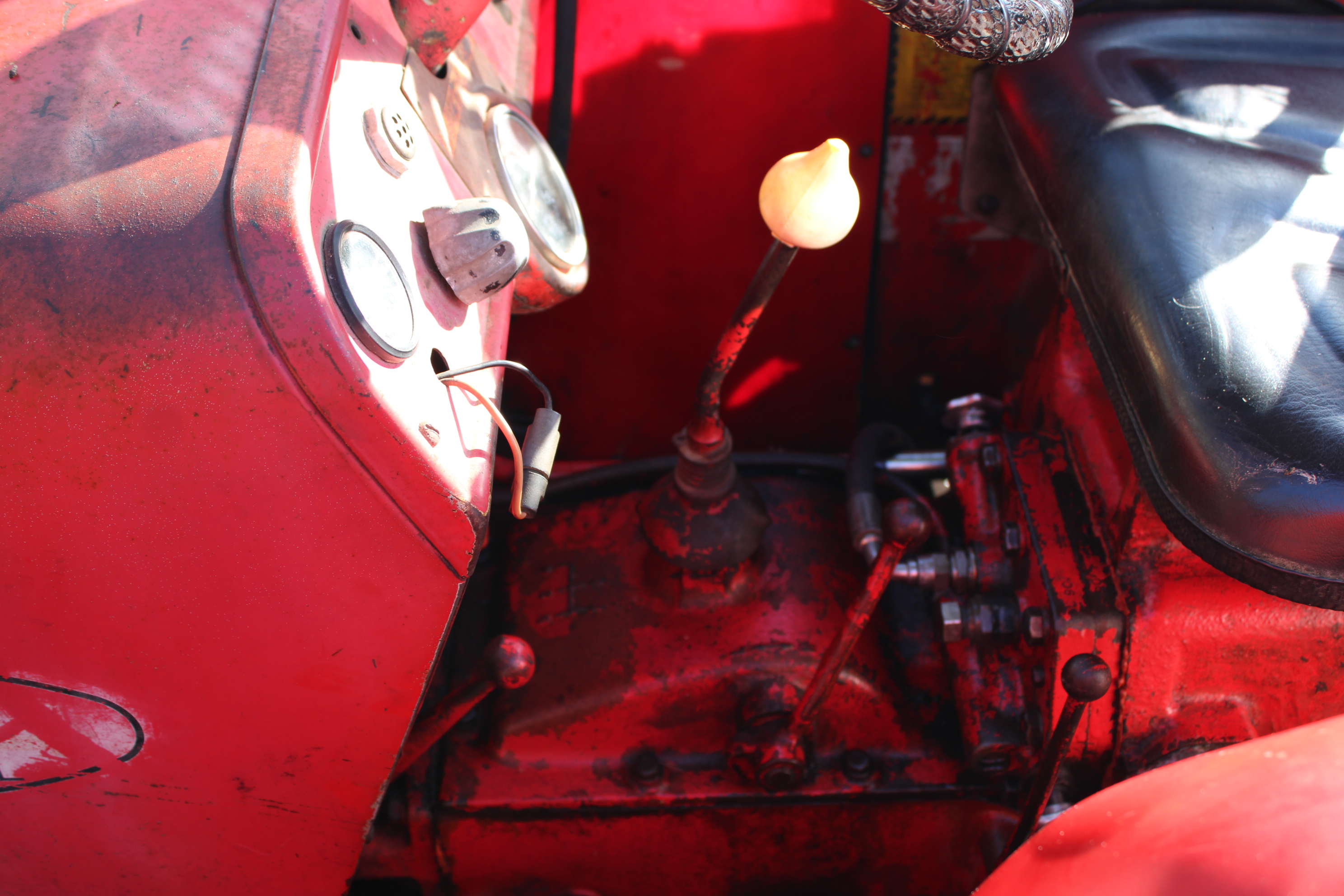 Tractor with loader - International McCormick B414 -1964 - PS Auction ...