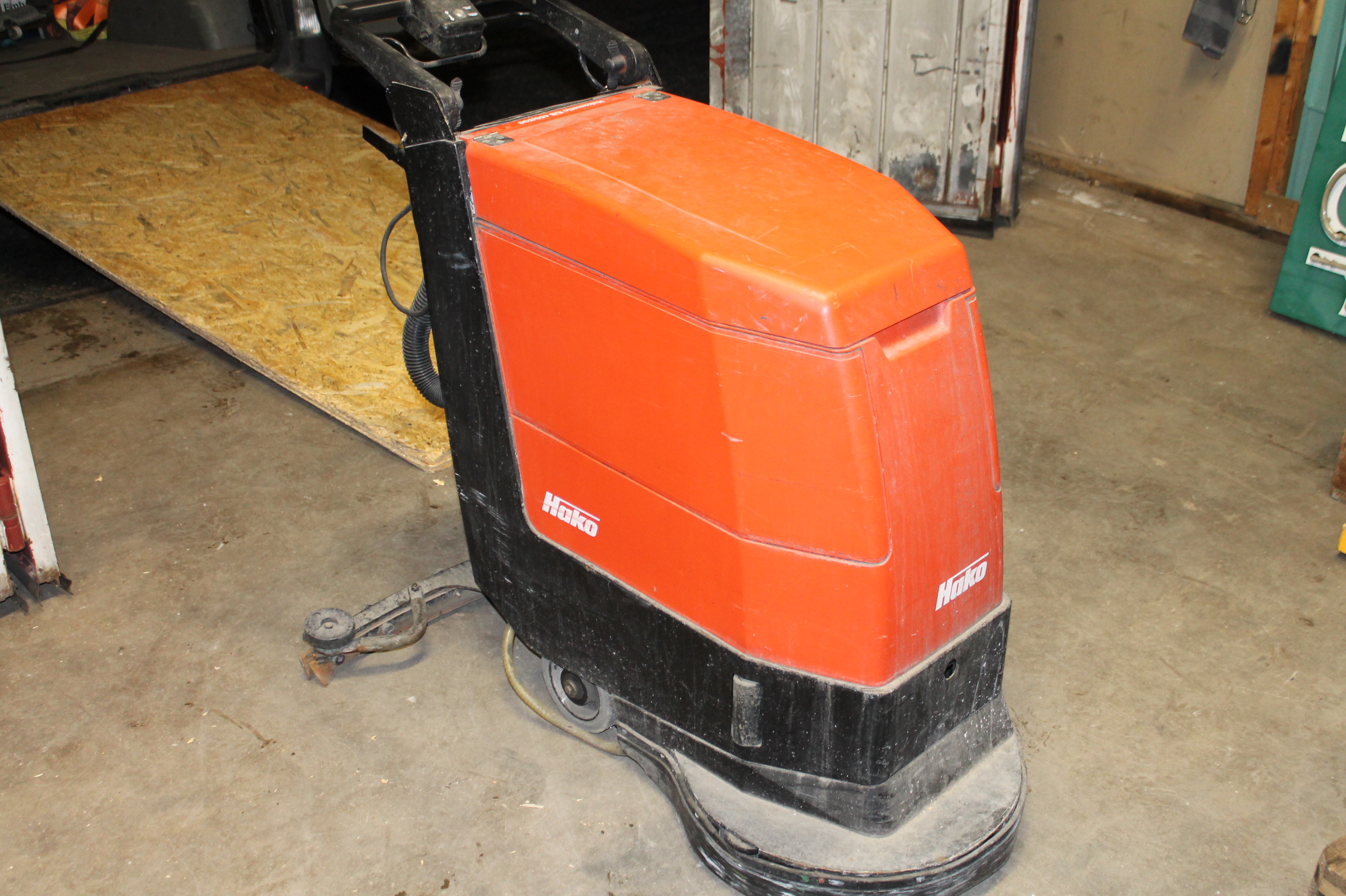 Sander Hako - PS Auction - We value the future - Largest in net auctions