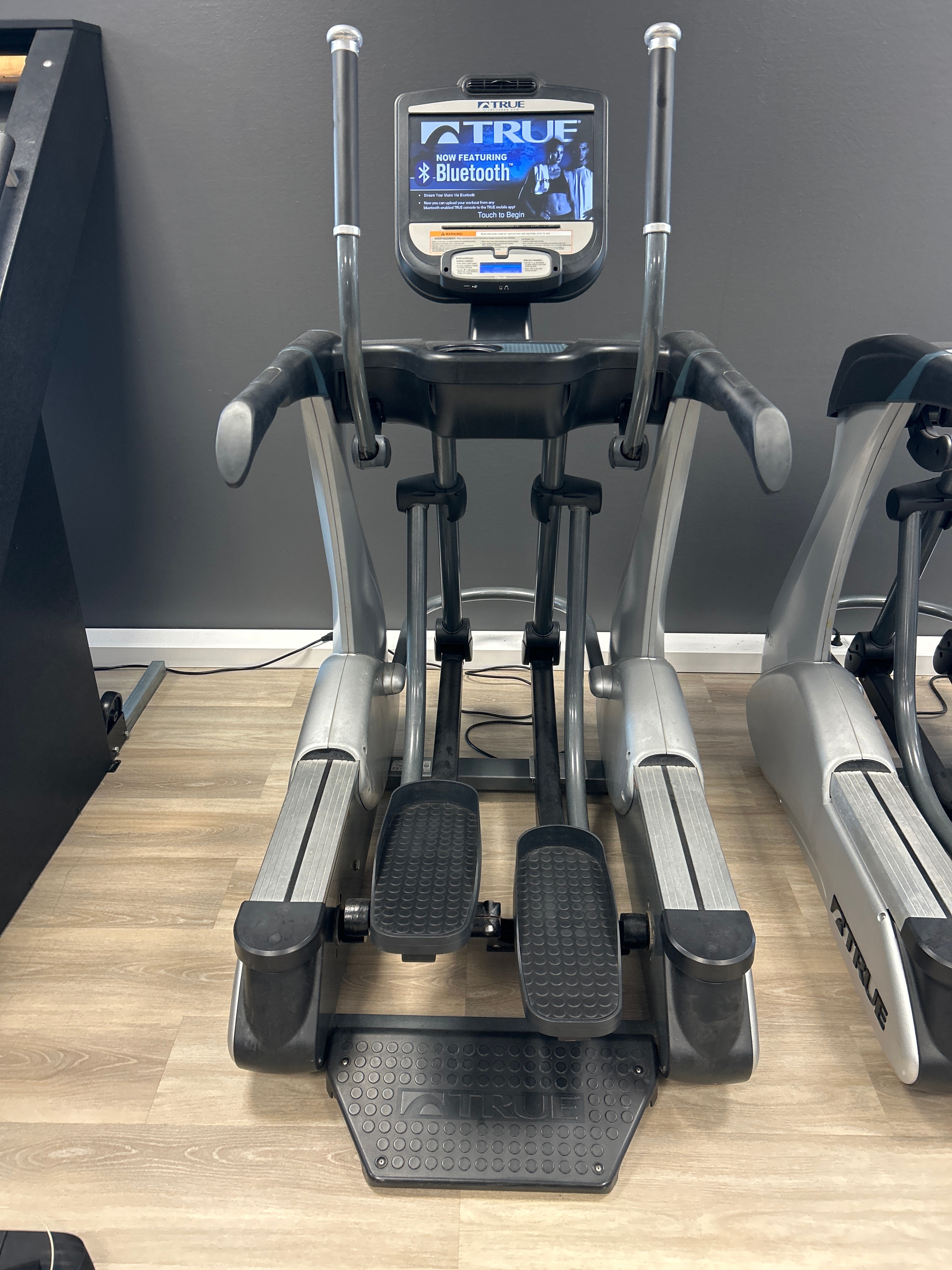 Crosstrainer med monitor - TRUE XCS900 - Auktioner online ...