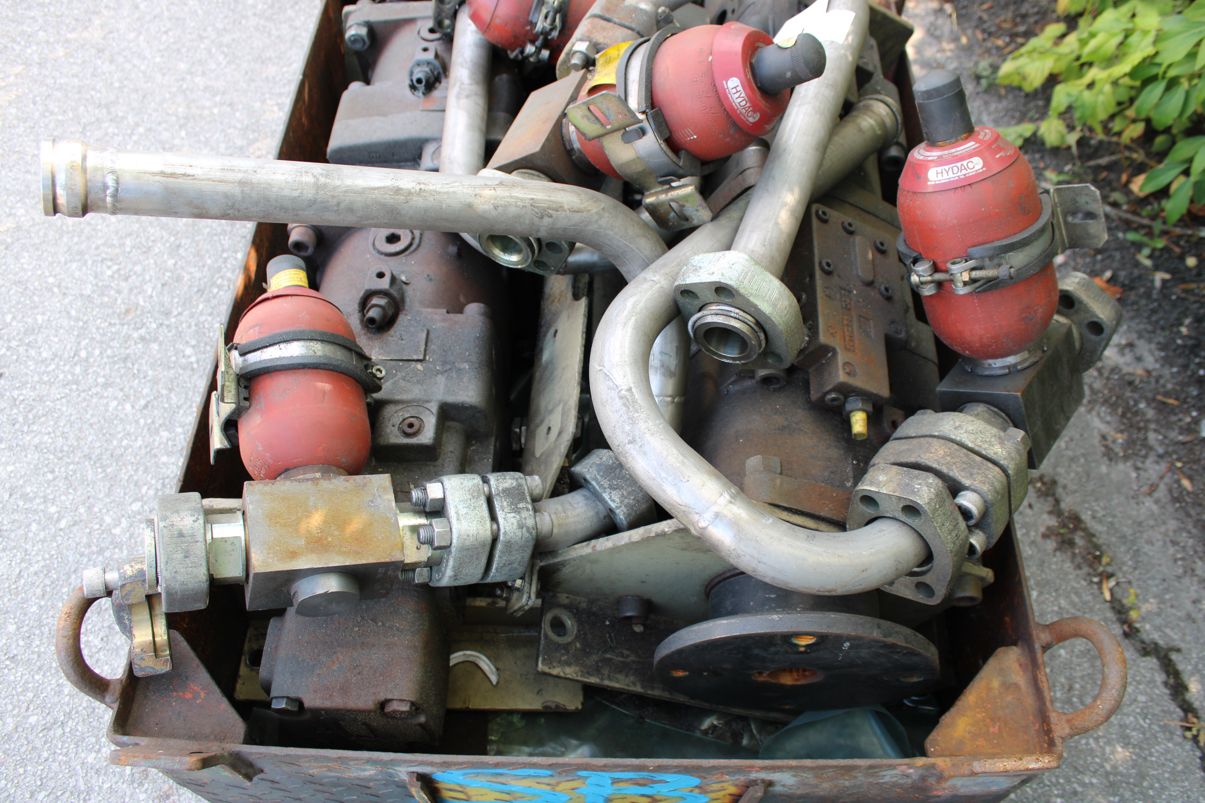 Paired Axial piston pumps type A11 2pcs - PS Auction - We value the ...