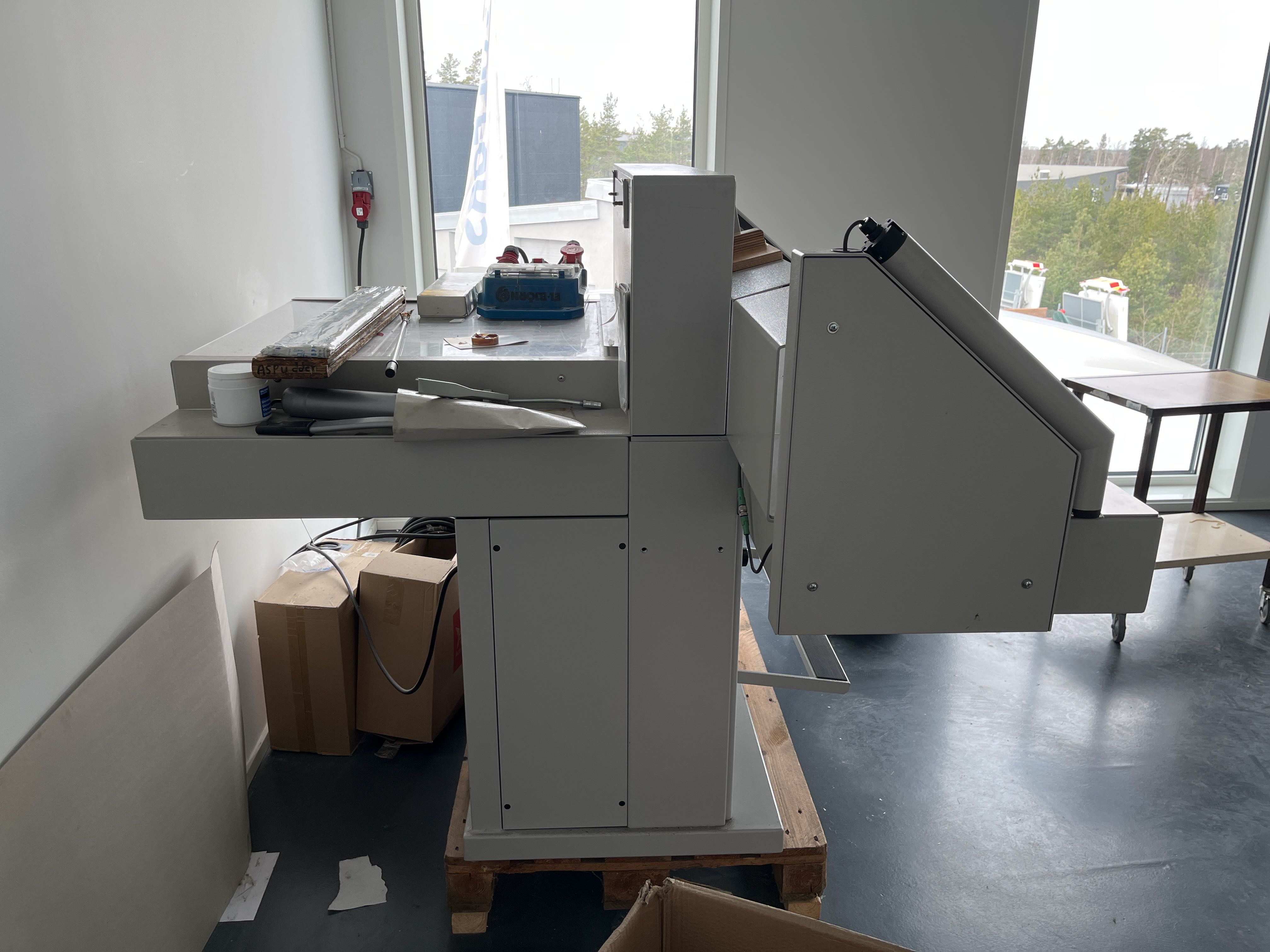 Ideal 7228-06 LT Pappersgiljotin - Auktioner online - Nätauktioner ...