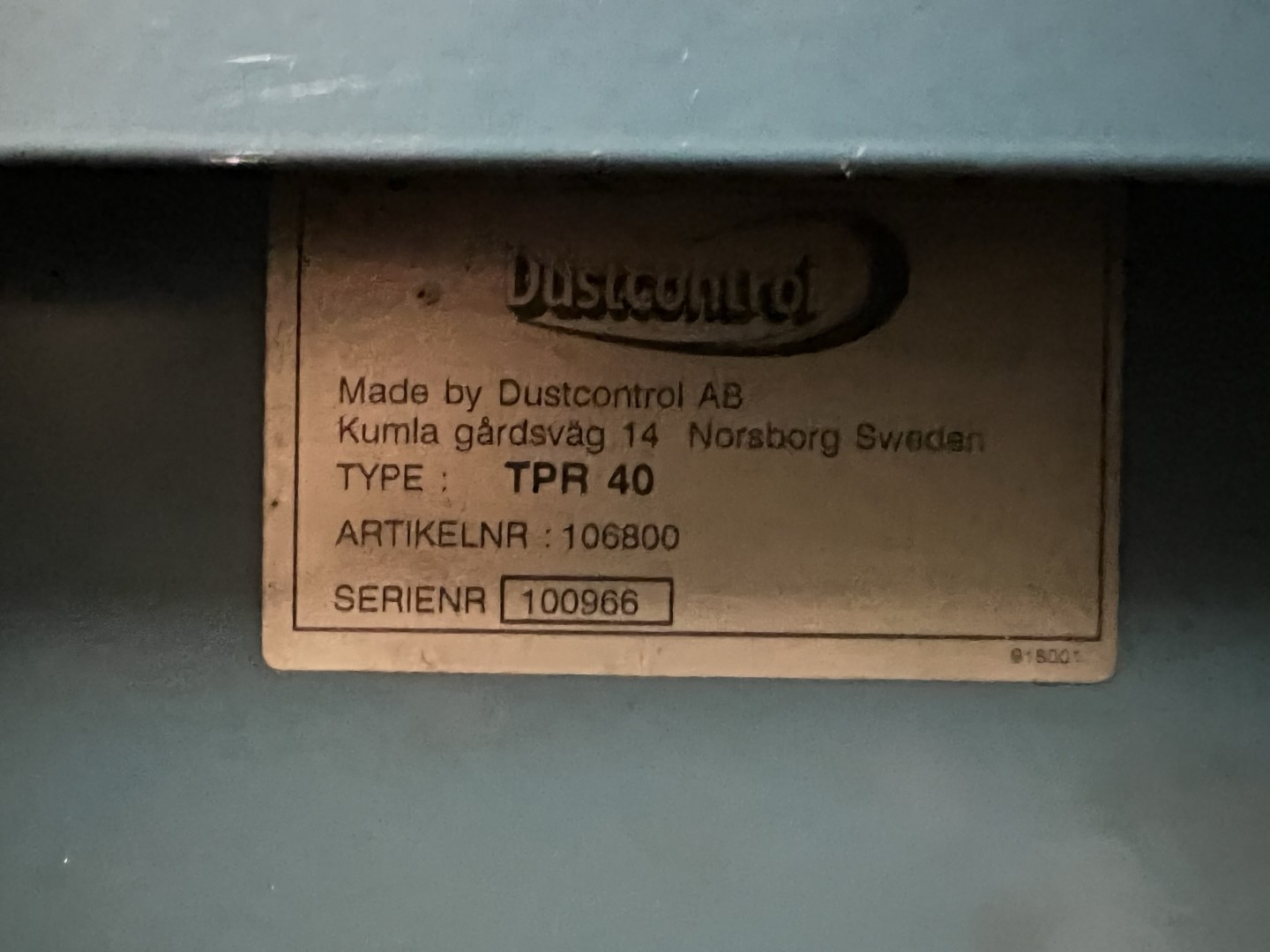 Utsugsanläggning från DustControl 2 stycken TPR40 med S34000 och container - Auktioner online ...