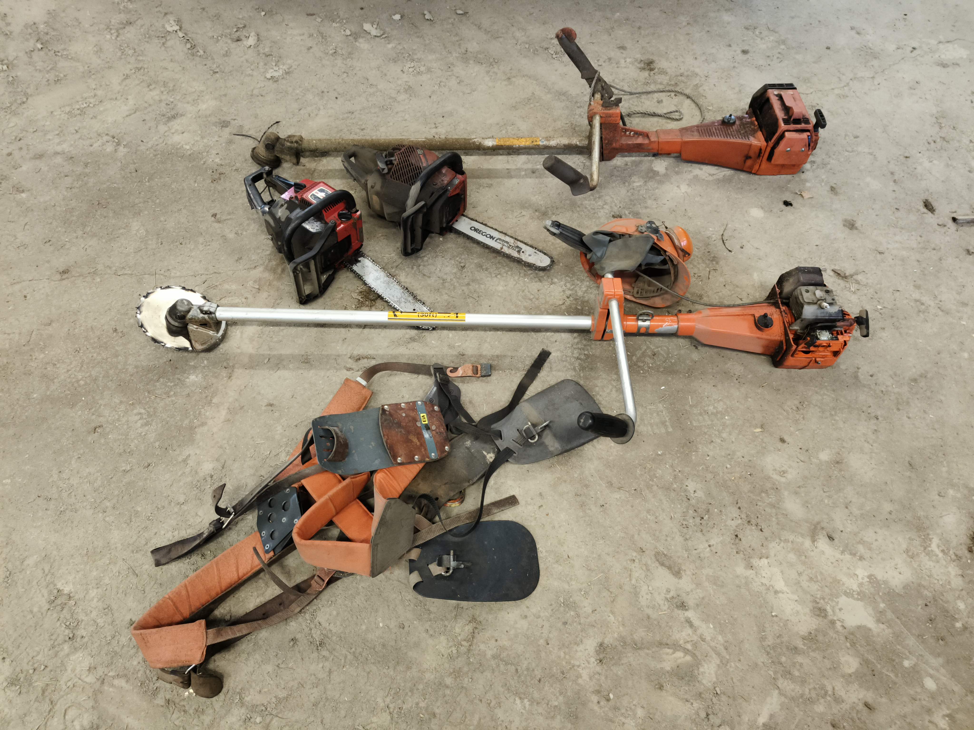 Clearing saw, Grass trimmer & Chainsaw - PS Auction - We value the ...