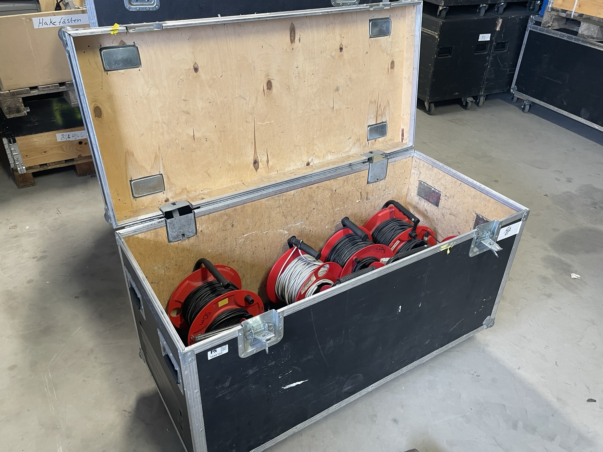 Kabel på Vinda och pack case - Auktioner online - Nätauktioner ...