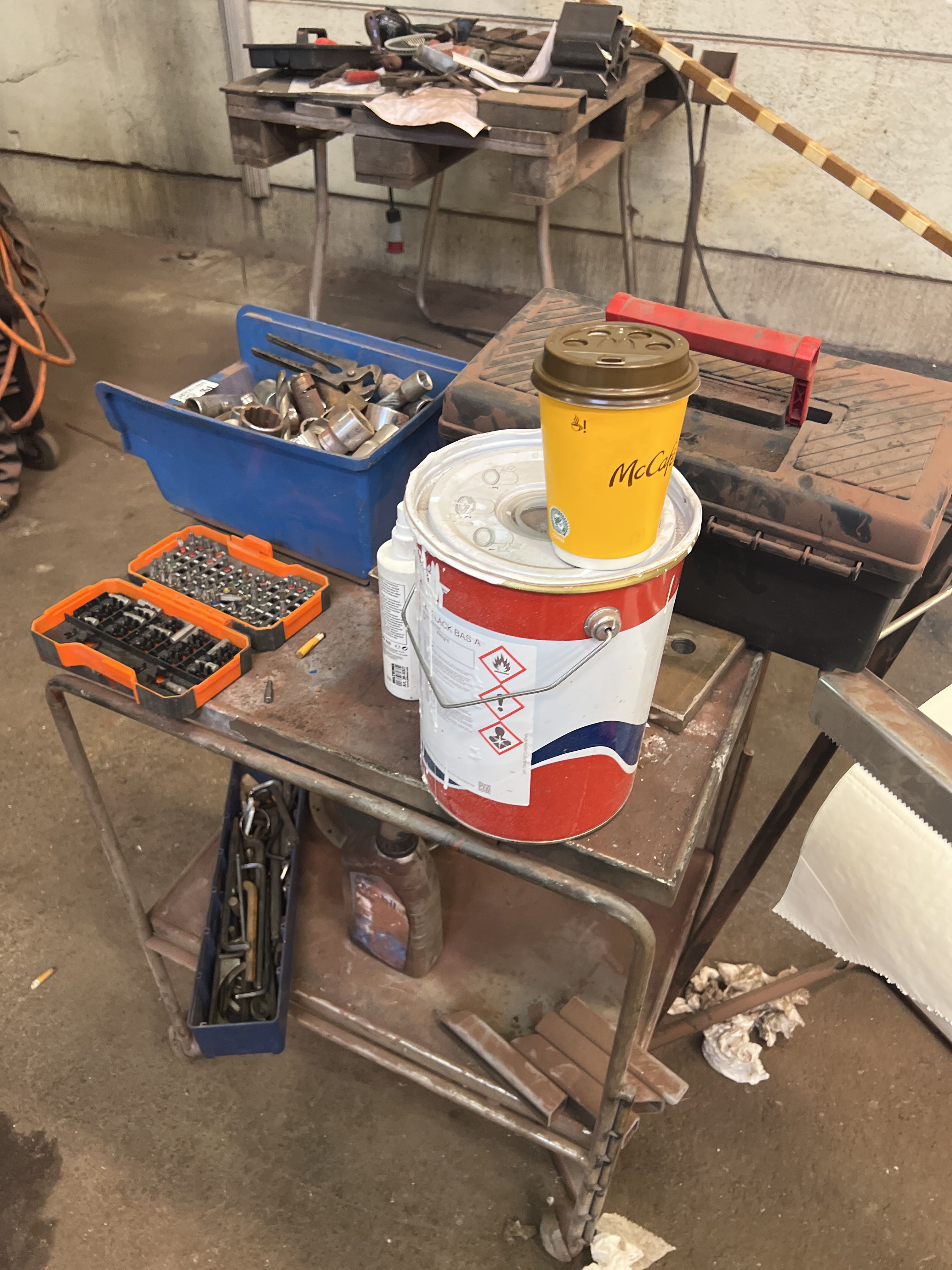 Trolley with various tools and sockets - PS Auction - We value the ...