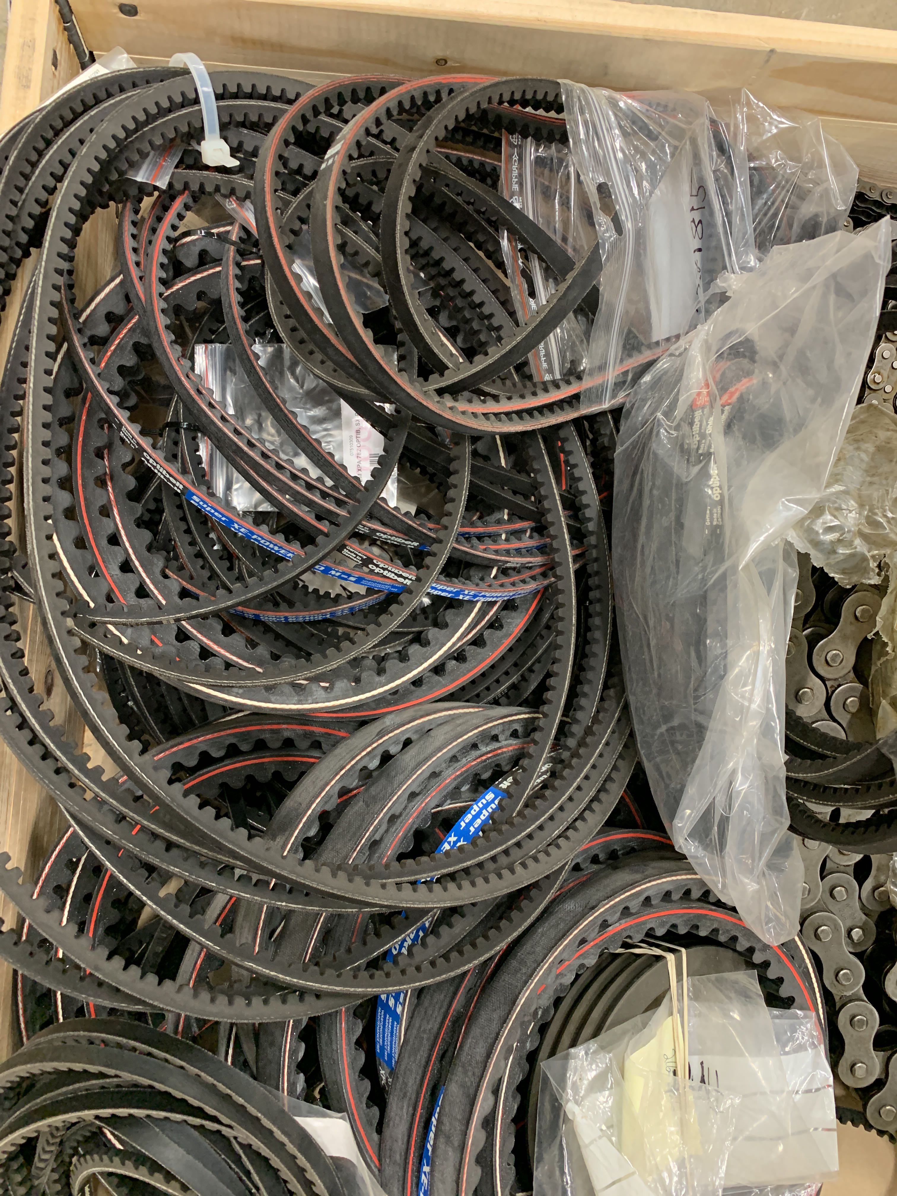 Electric motor, chains & timing belts - PS Auction - We value the ...
