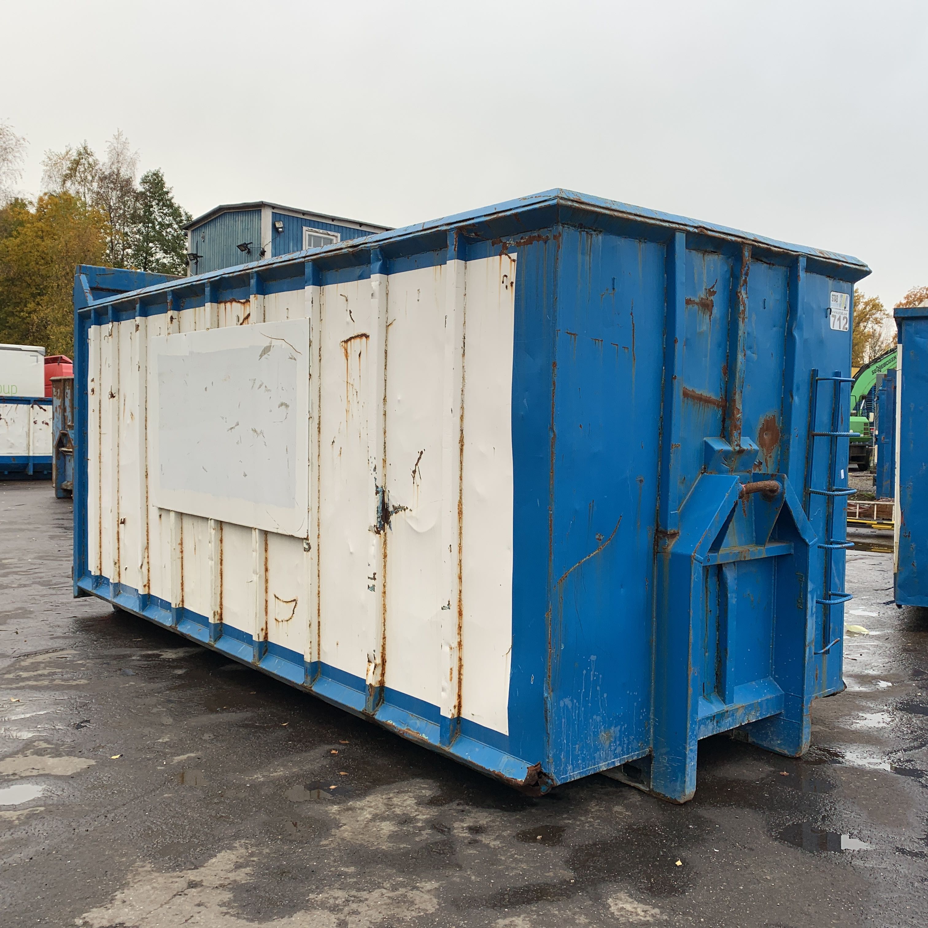 Avfallscontainer för lastväxlare. CMT - Auktioner online - Nätauktioner ...