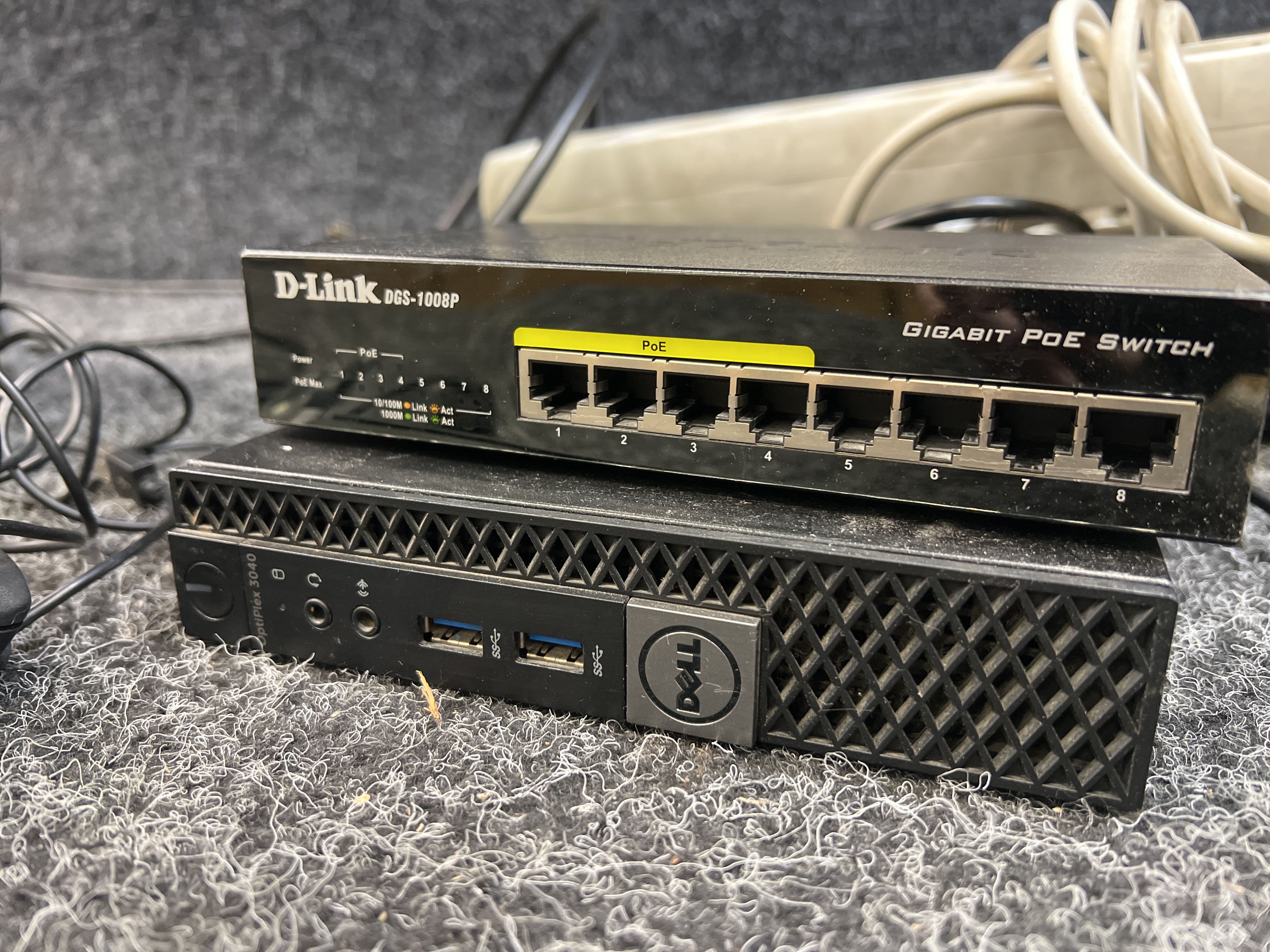 Dator och skärm Dell D10U - Auktioner online - Nätauktioner ...