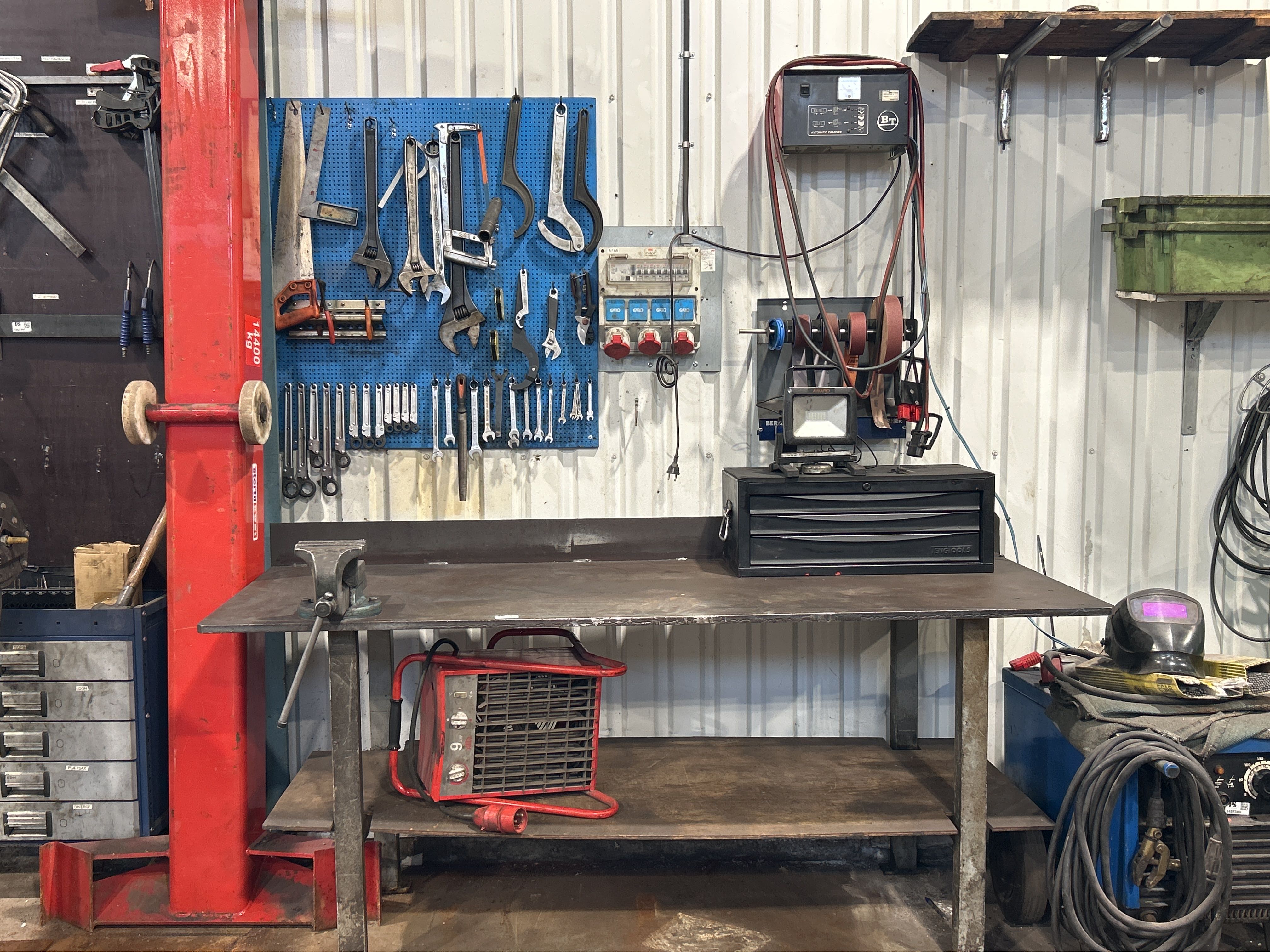 Workbench and tool board with contents - PS Auction - We value the ...