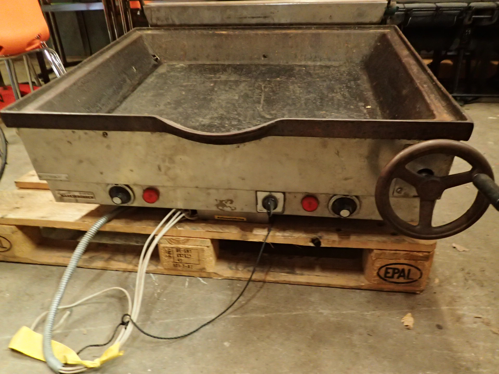 Large old frying table - PS Auction - We value the future - Largest in ...