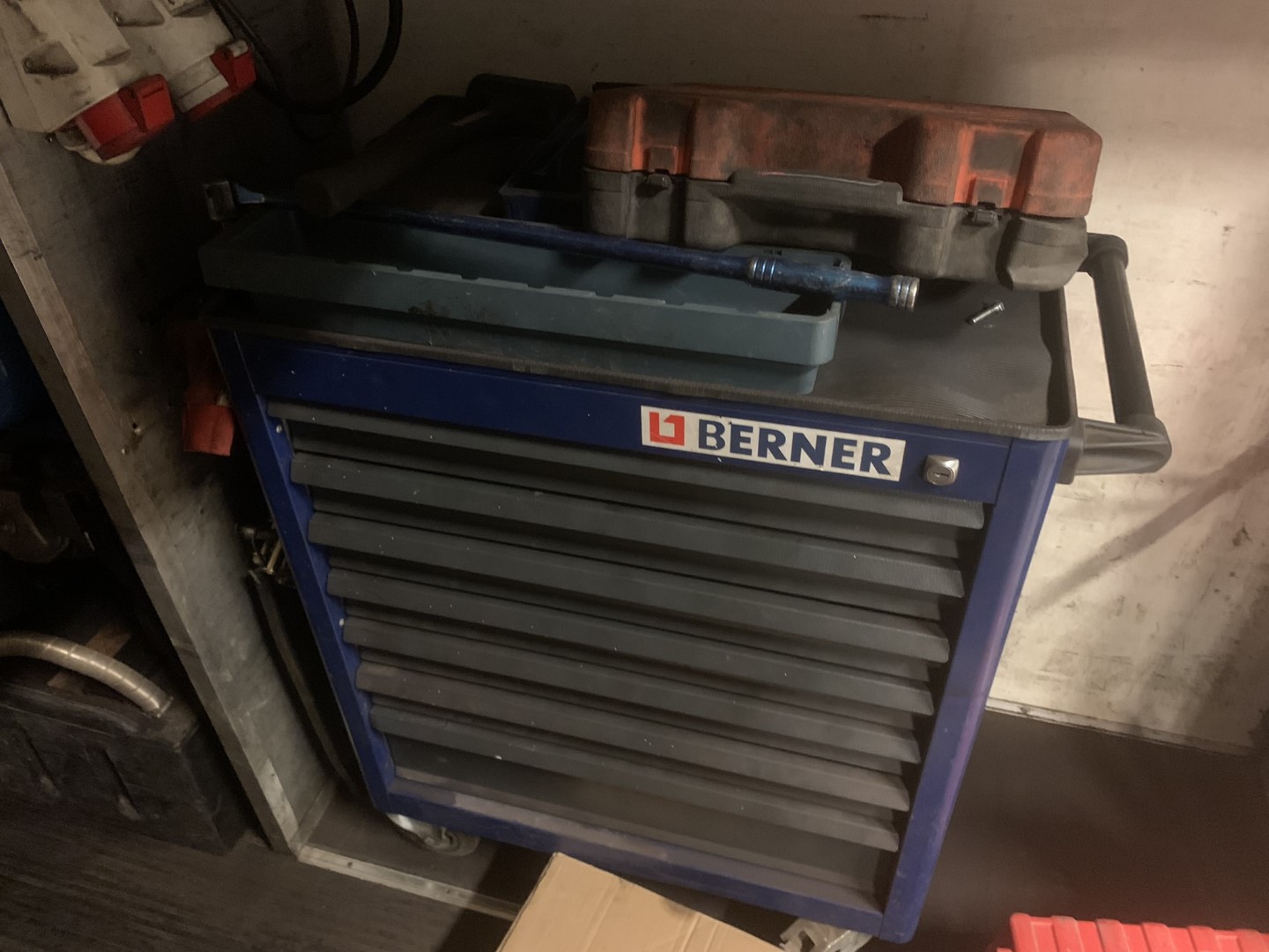 Tool cabinet, tools, compressor, oil winches etc. from service bus - PS ...