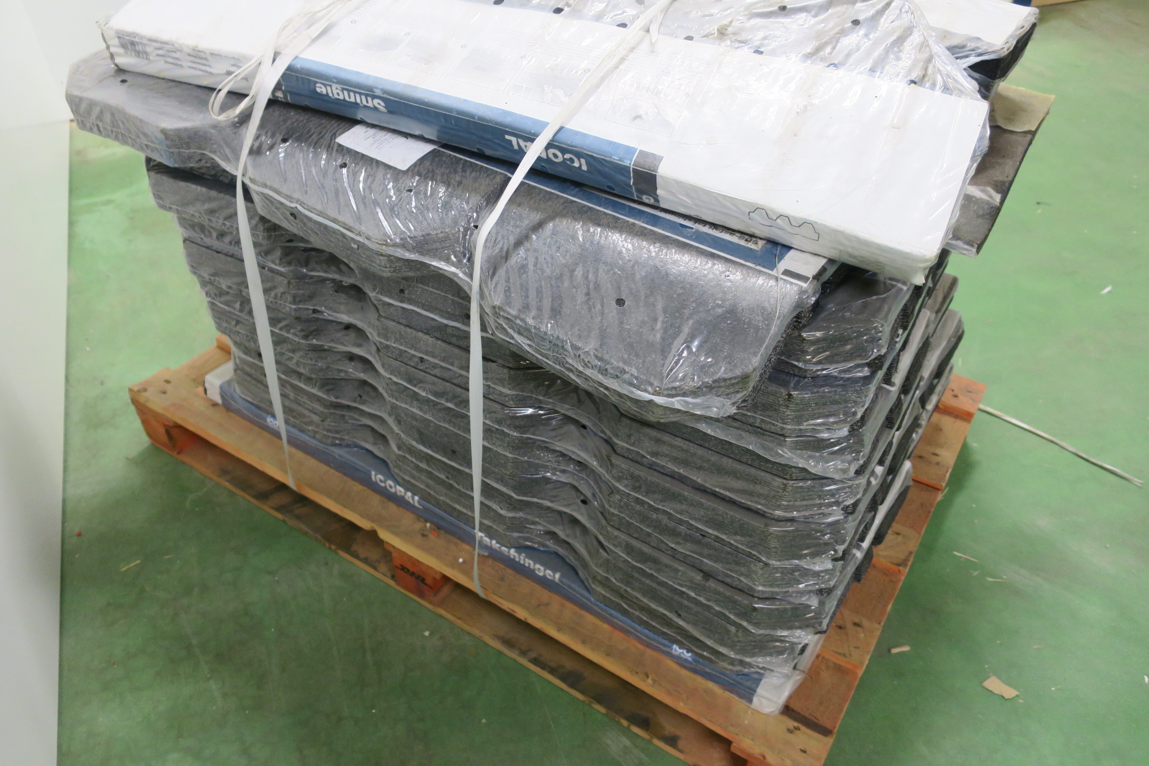 Roofing shingles Icopal Pro EN544 type 4E - PS Auction - We value the ...