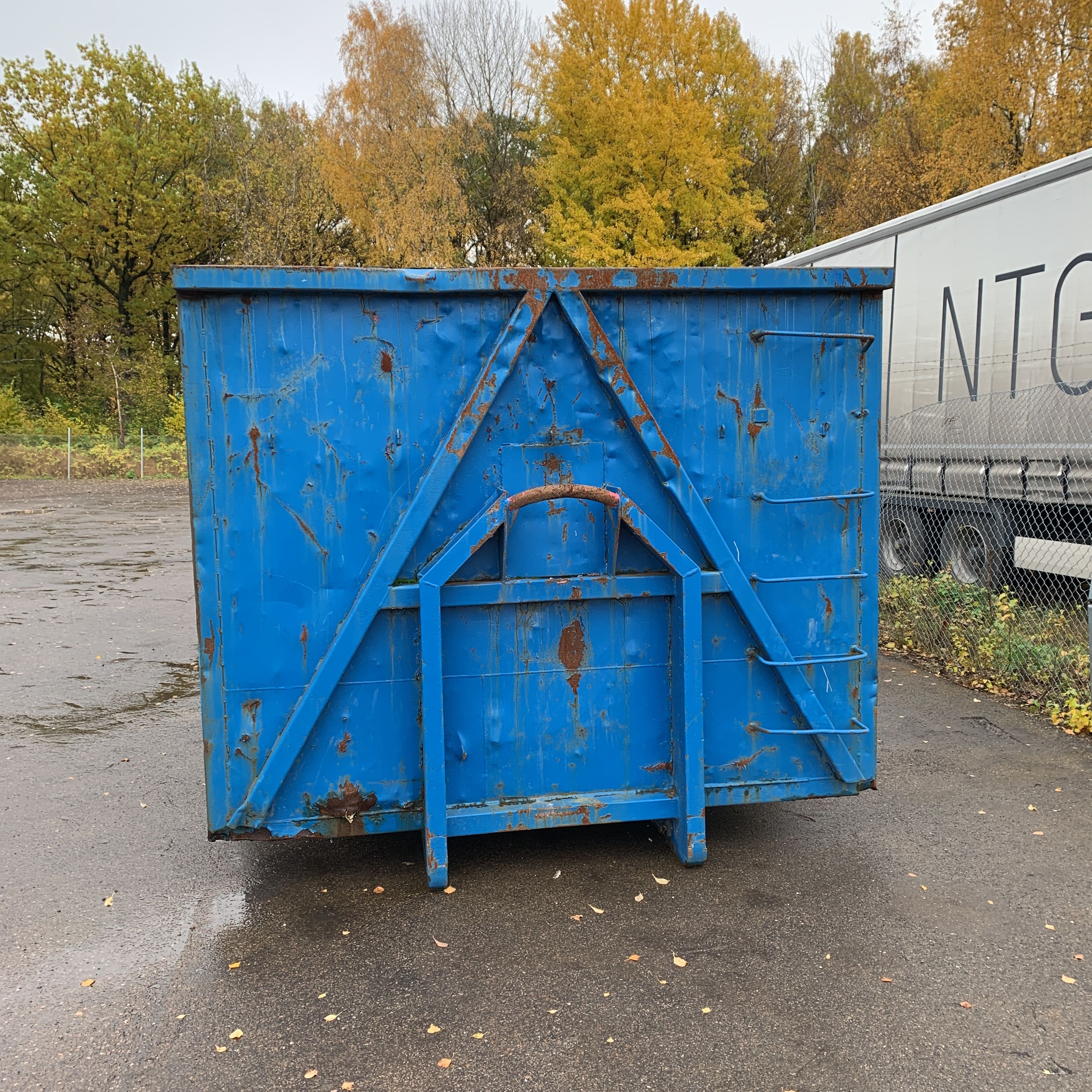 Avfallscontainer för lastväxlare - Auktioner online - Nätauktioner ...