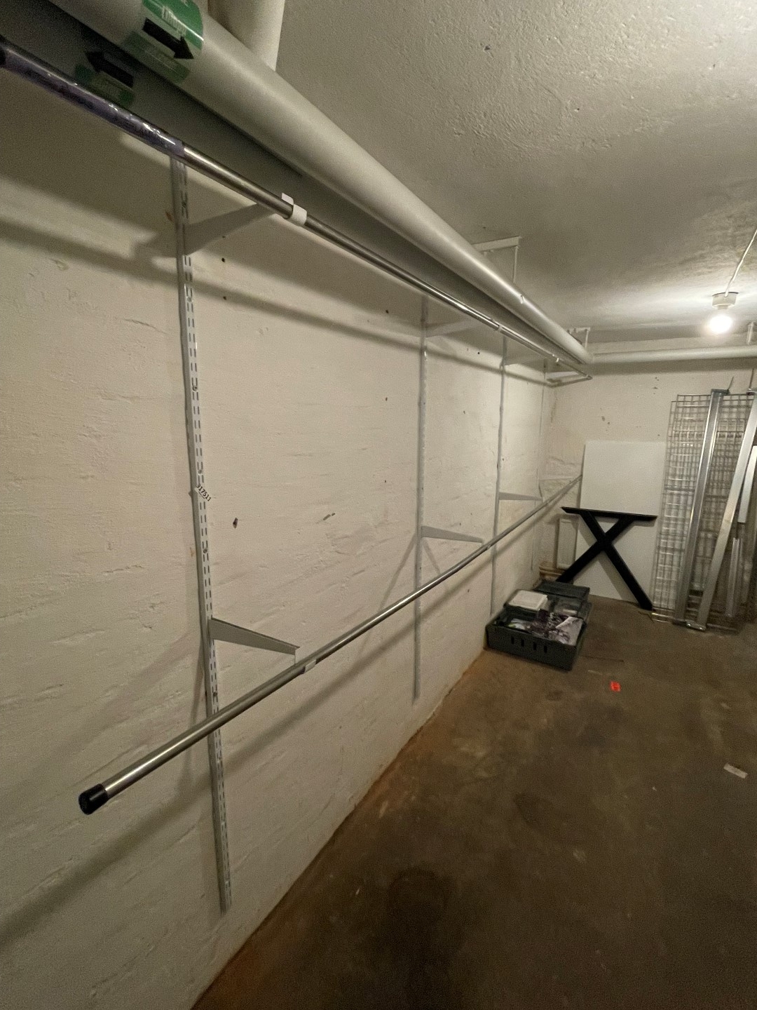 Shop fittings, rails, metal shelves and hangers - PS Auction - We value ...