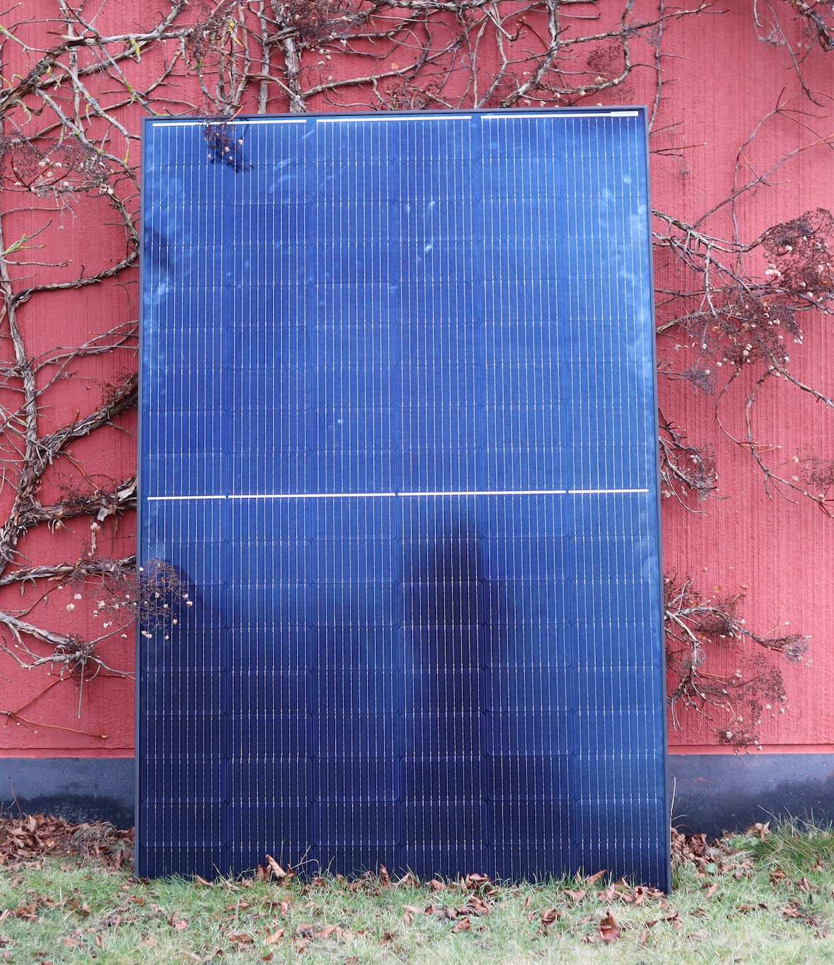 AUSTA solar panel 410 w Whole pallet 37 pieces 15 KW - PS Auction - We ...