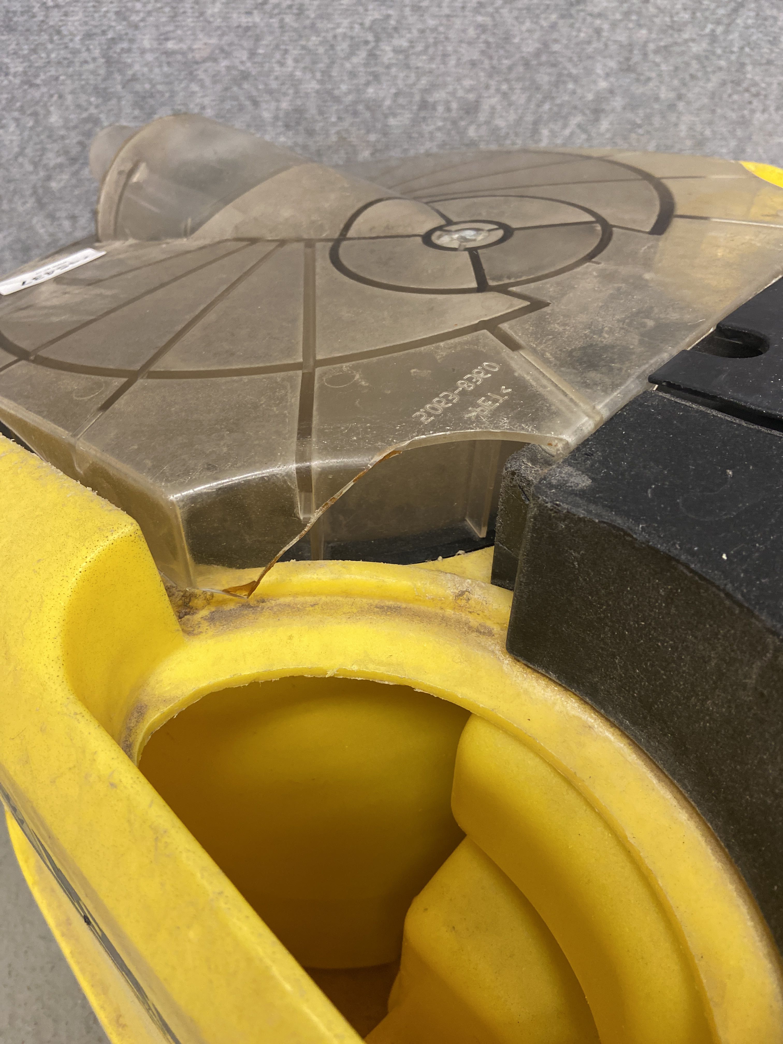 Furniture and Carpet Cleaning Kärcher Puzzi 400 - PS Auction - We value ...