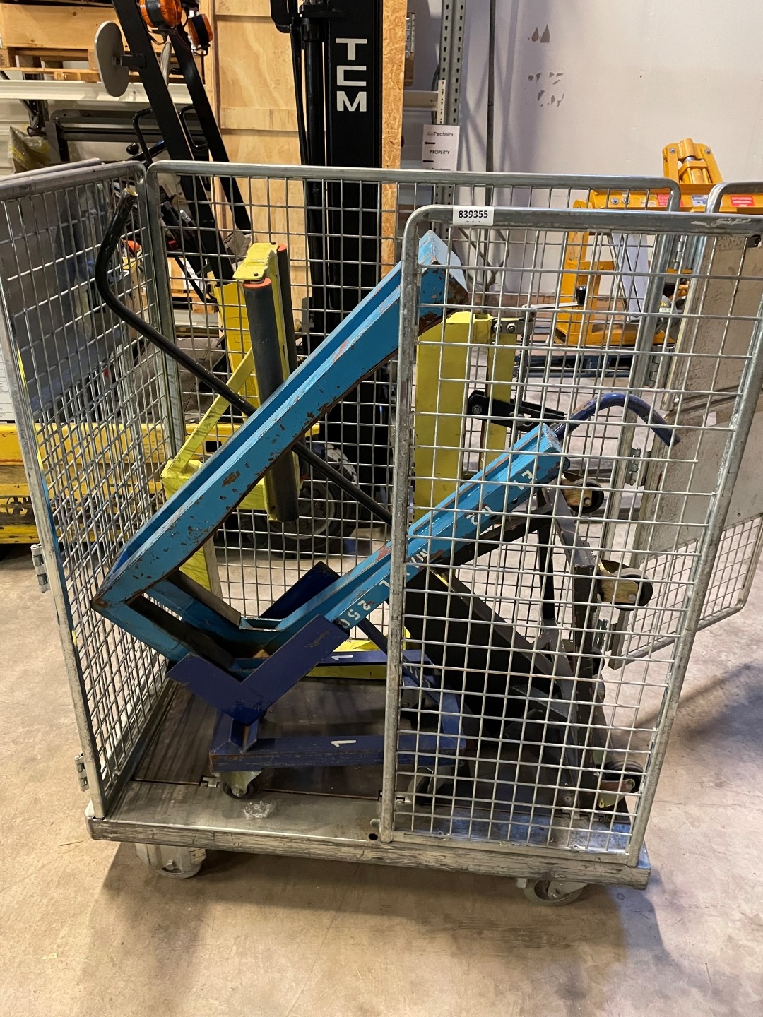 Lifting device for outlet nozzles - PS Auction - We value the future ...