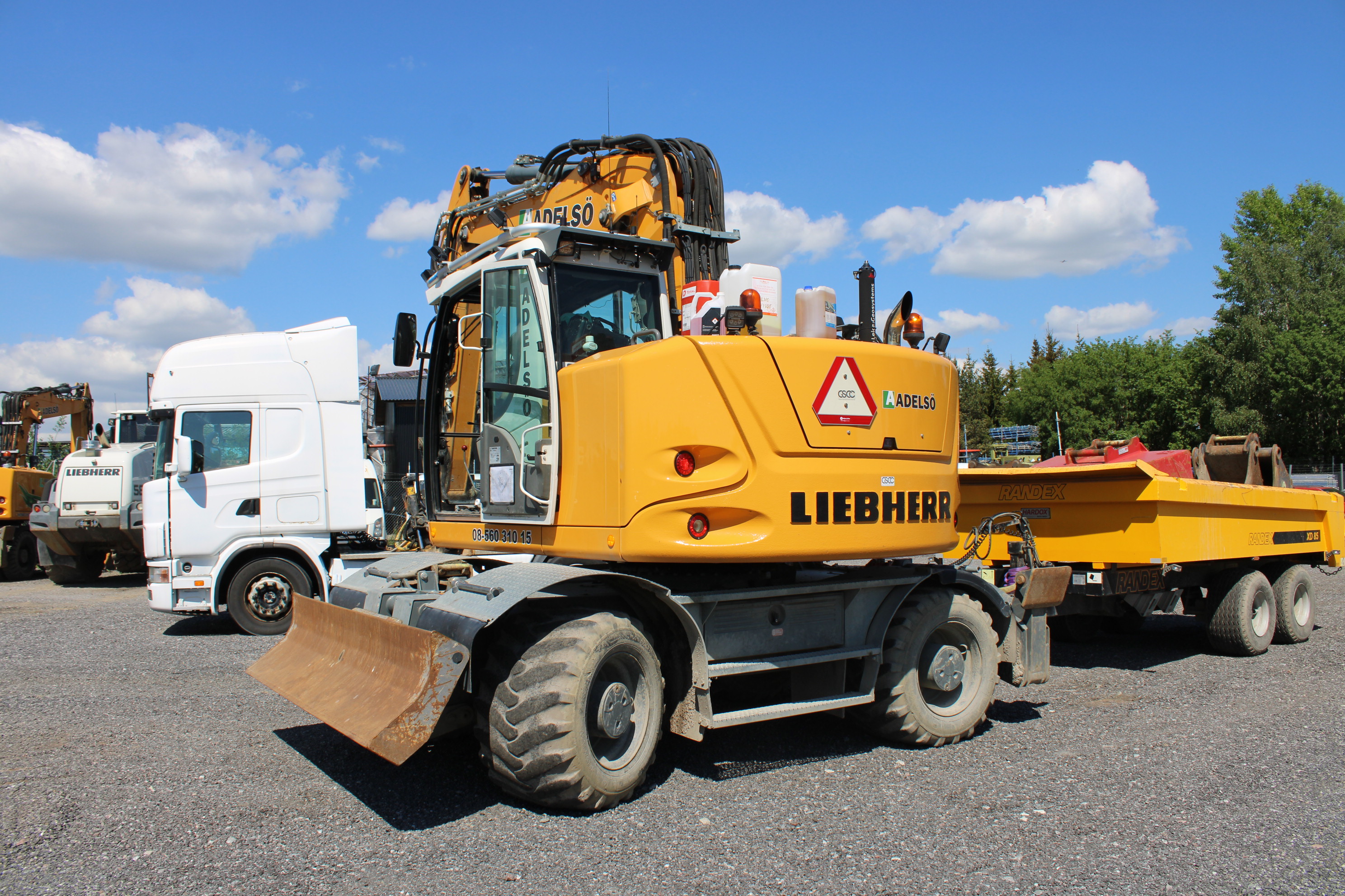 Liebherr A914 Compact -16 7494 h incl. Excavation system, implements ...