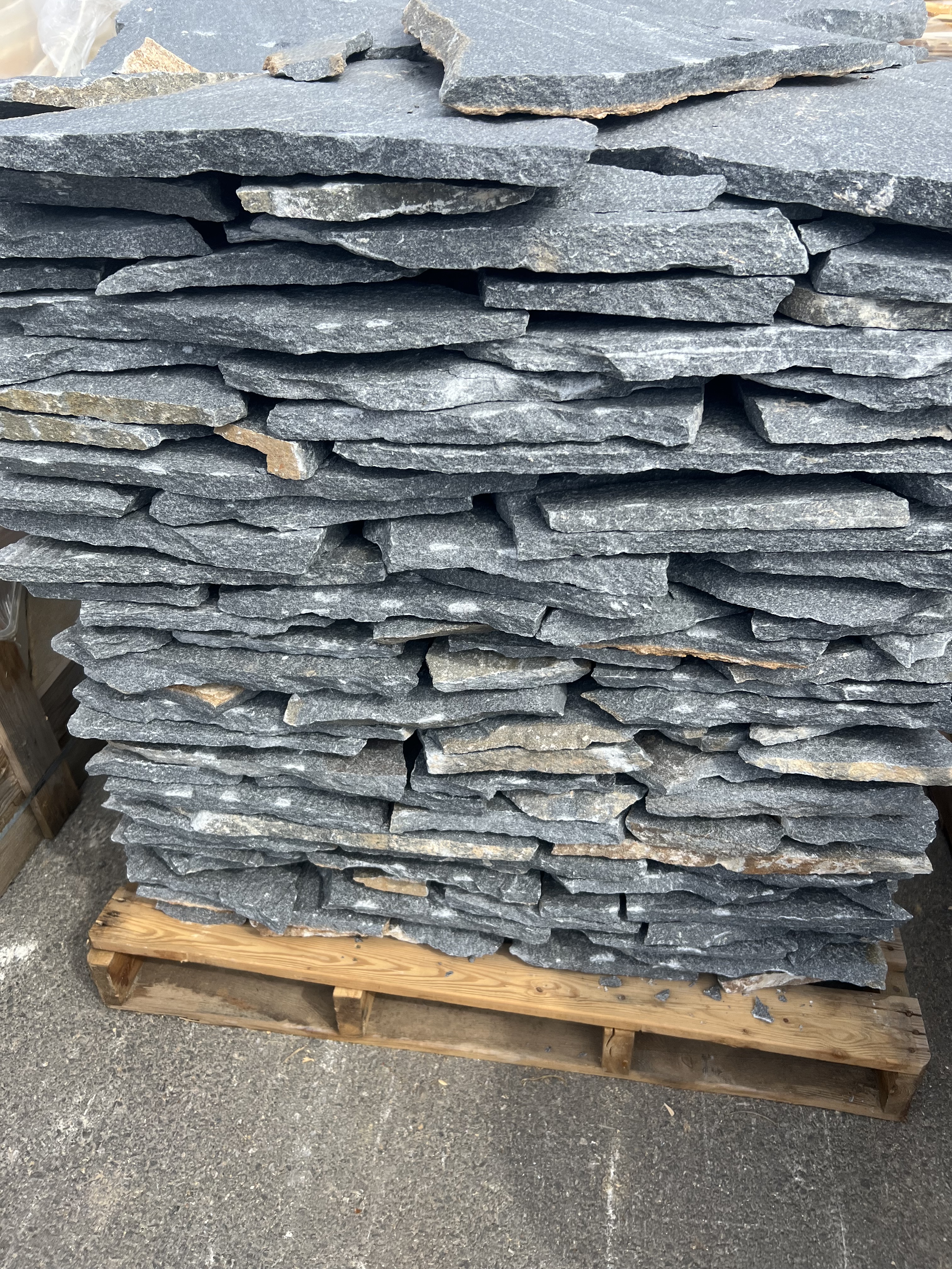 Granite slate 81 square meters - PS Auction - We value the future ...