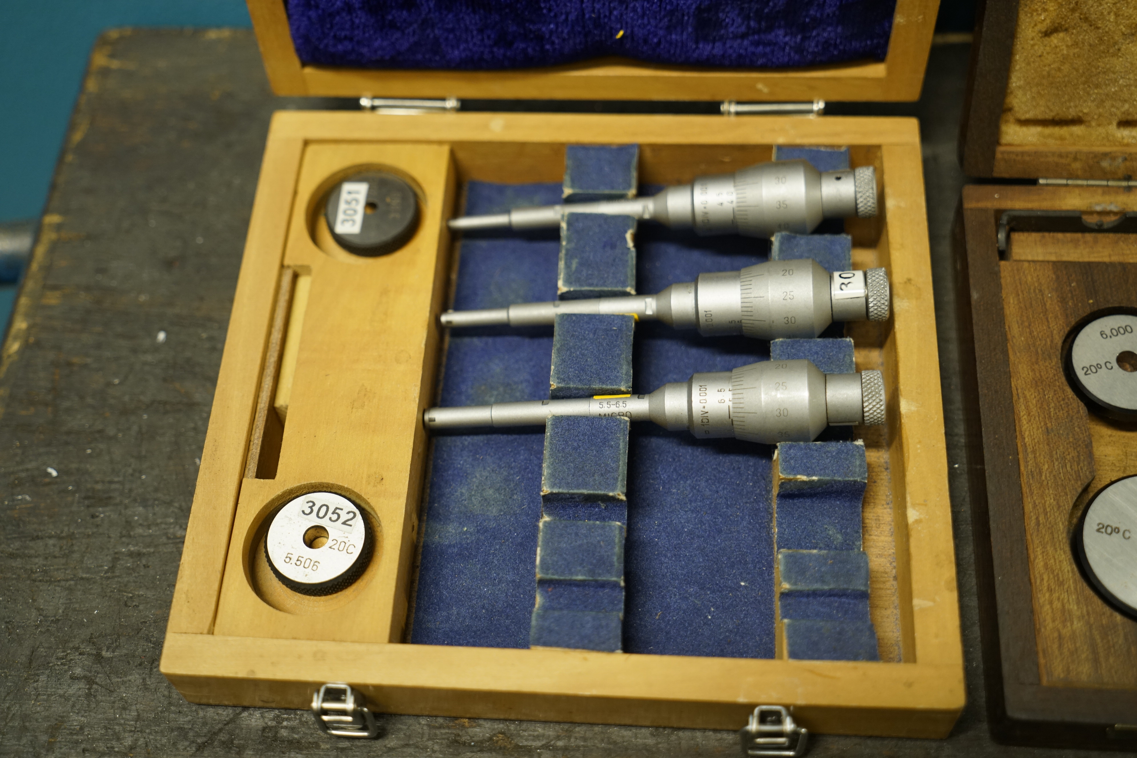 Inside micrometers in wooden boxes – Helios & Etalon - PS Auction - We ...