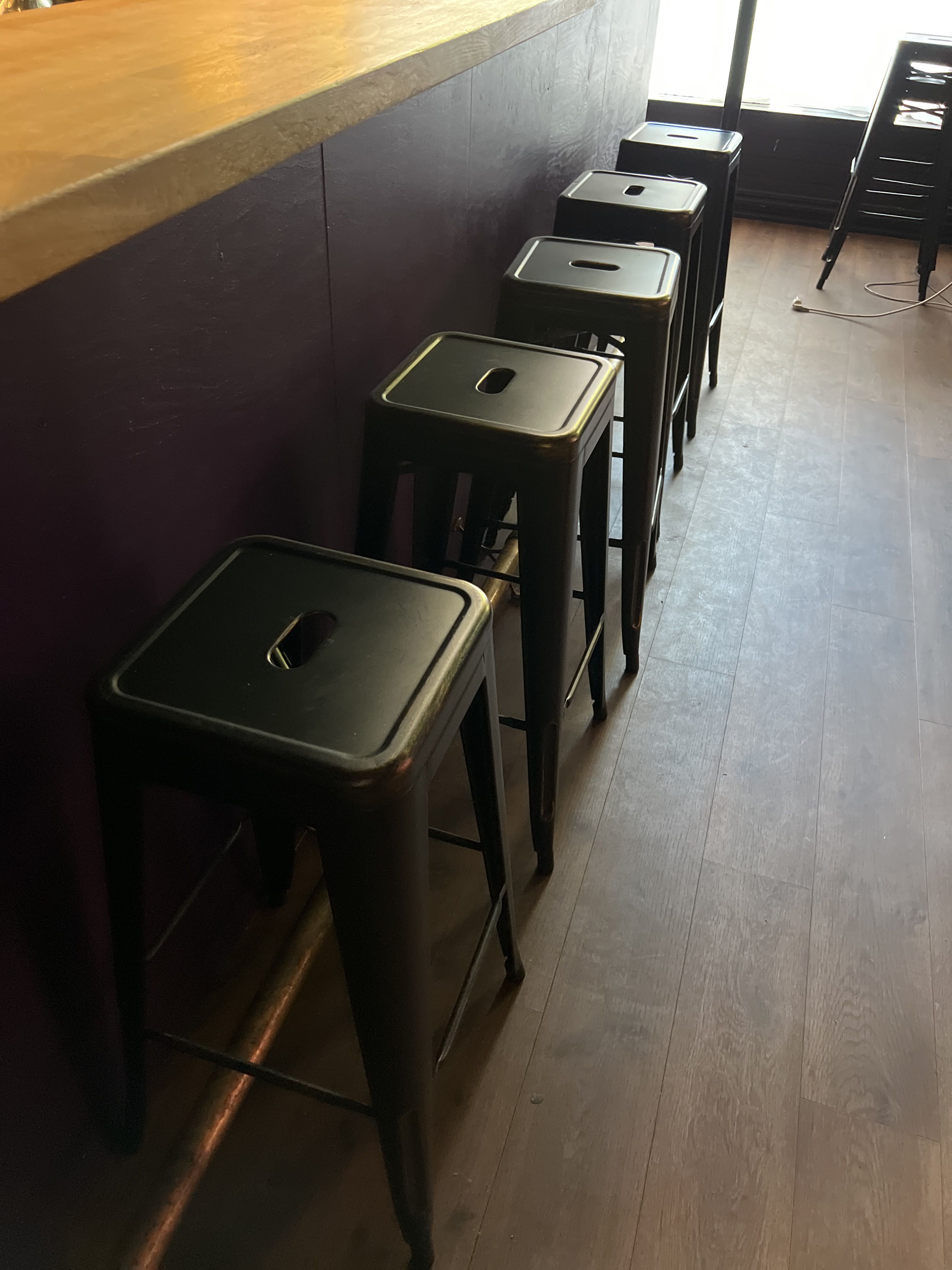 Bar counter with 7 stools - PS Auction - We value the future - Largest ...