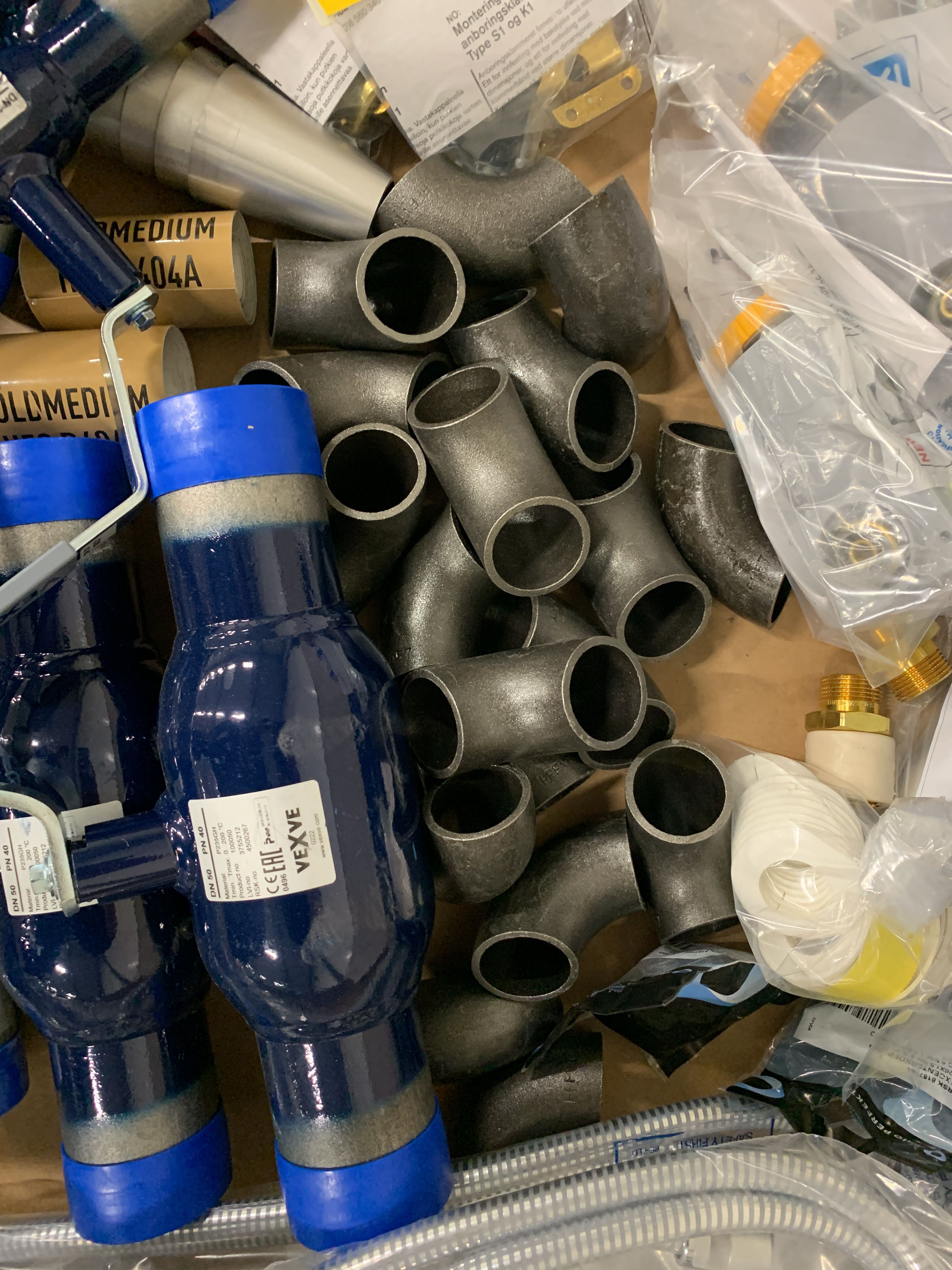 Assortment of plumbing items - PS Auction - We value the future ...