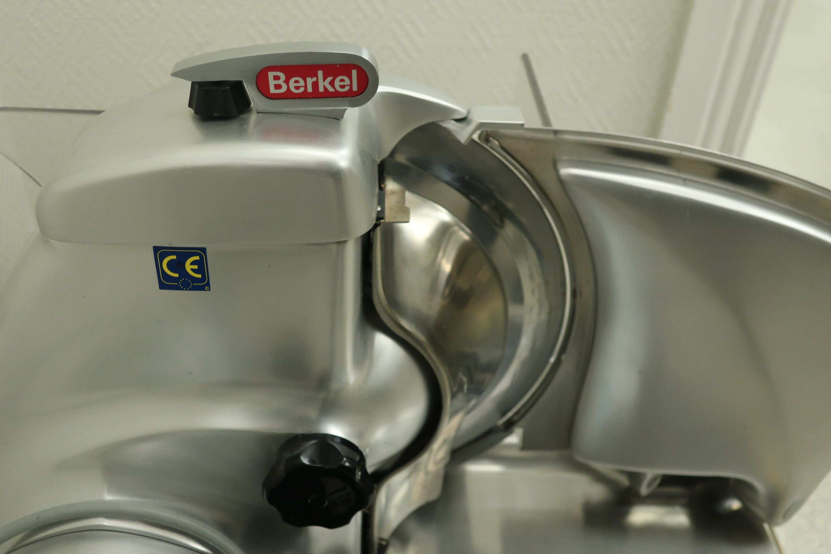 Berkel 834 S skärmaskin - Auktioner online - Nätauktioner ...