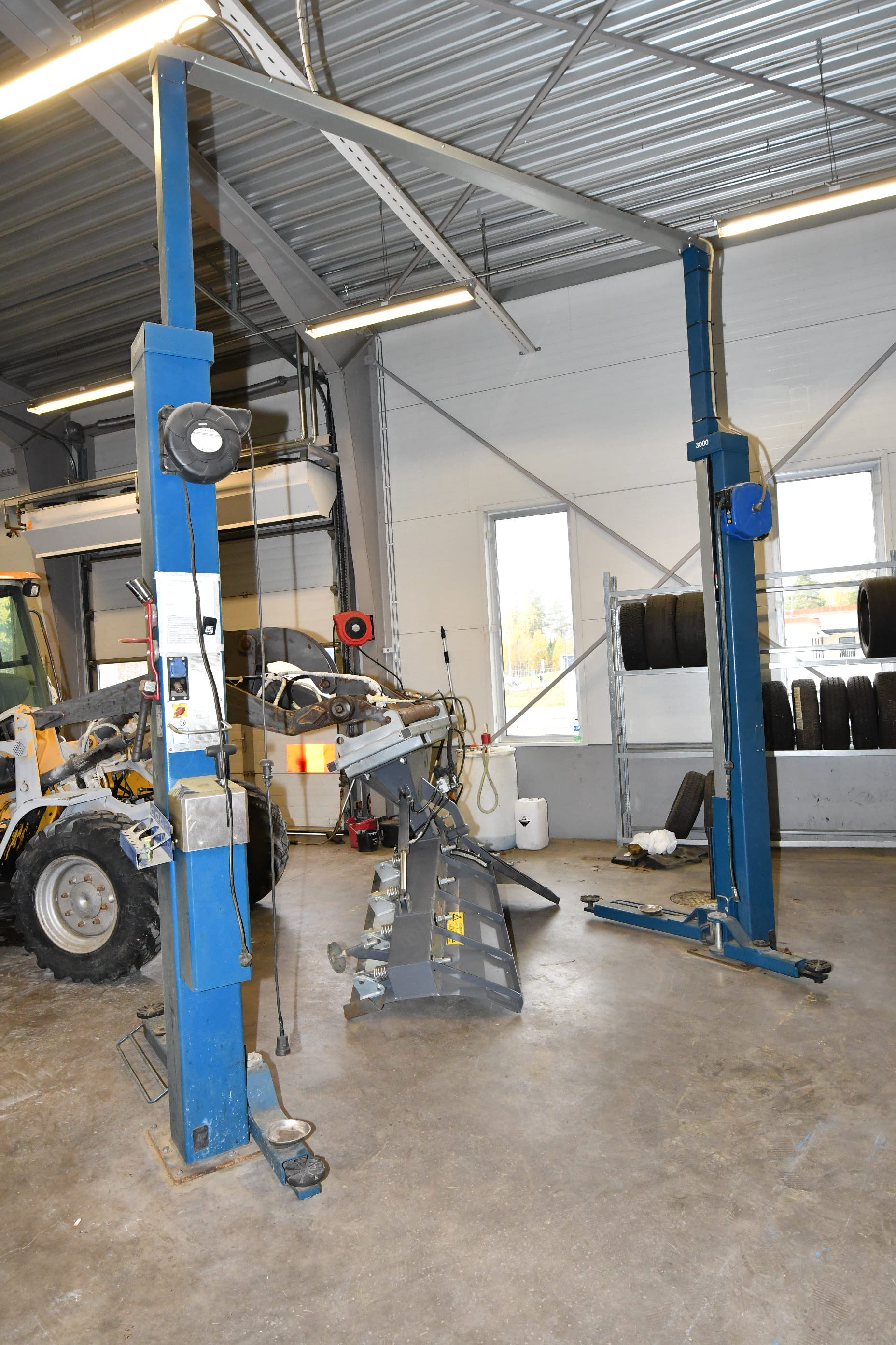 2-pillar lift NUSSBAUM #4 - PS Auction - We value the future - Largest ...