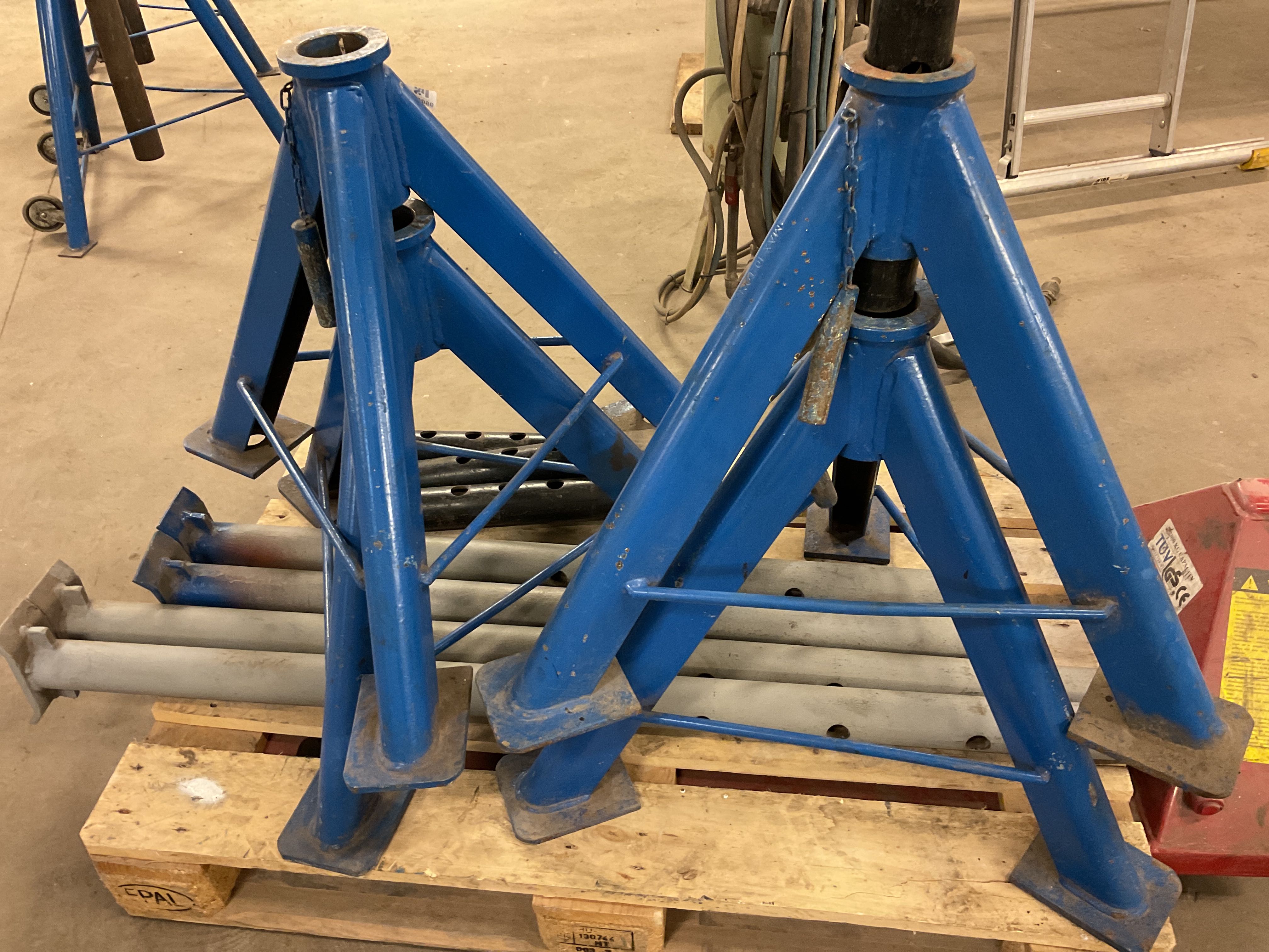 4st justerbara bockar 10 ton - Auktioner online - Nätauktioner ...