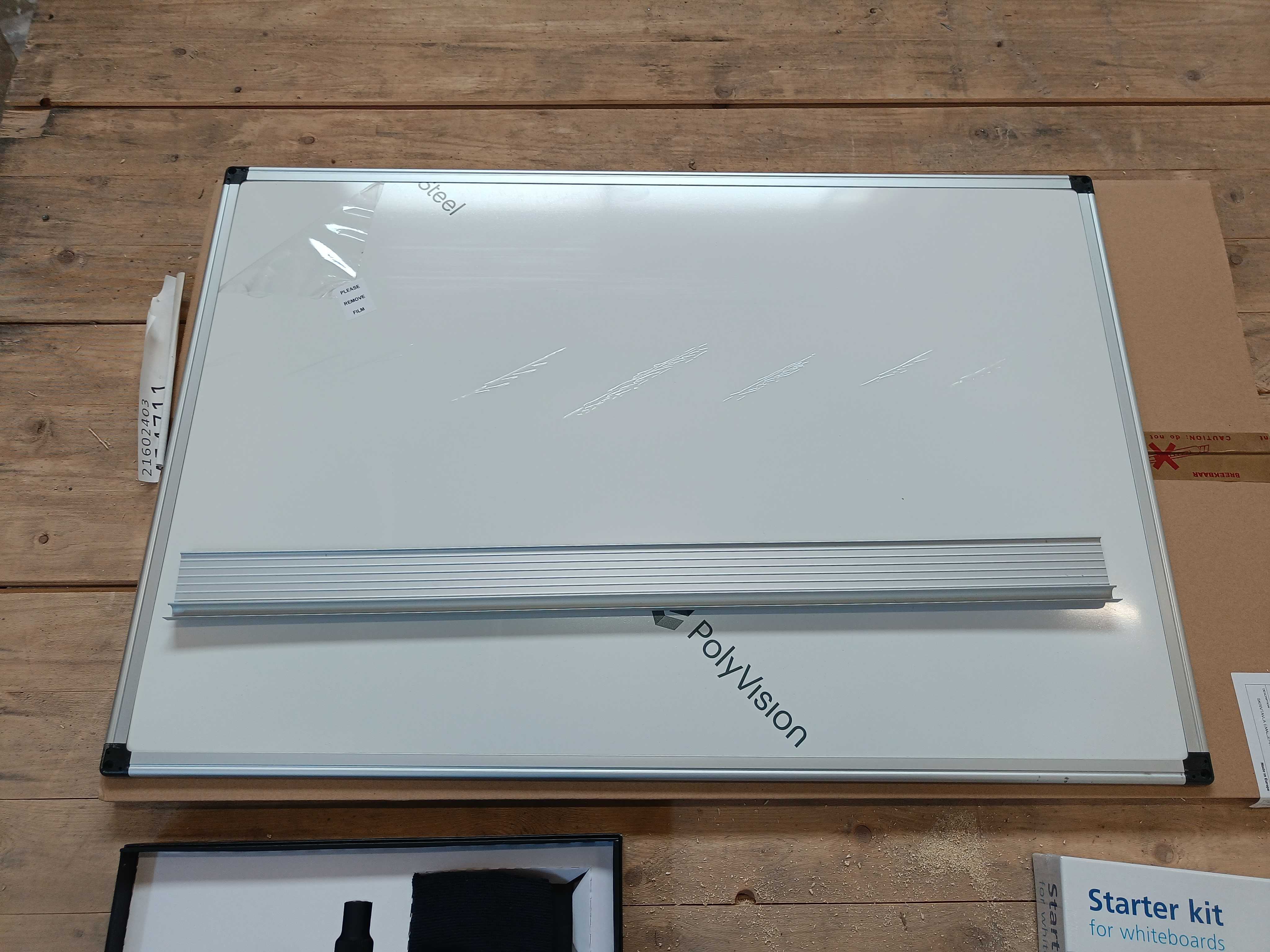 Whiteboardtavla med tillbehör -Ny - Auktioner online - Nätauktioner ...