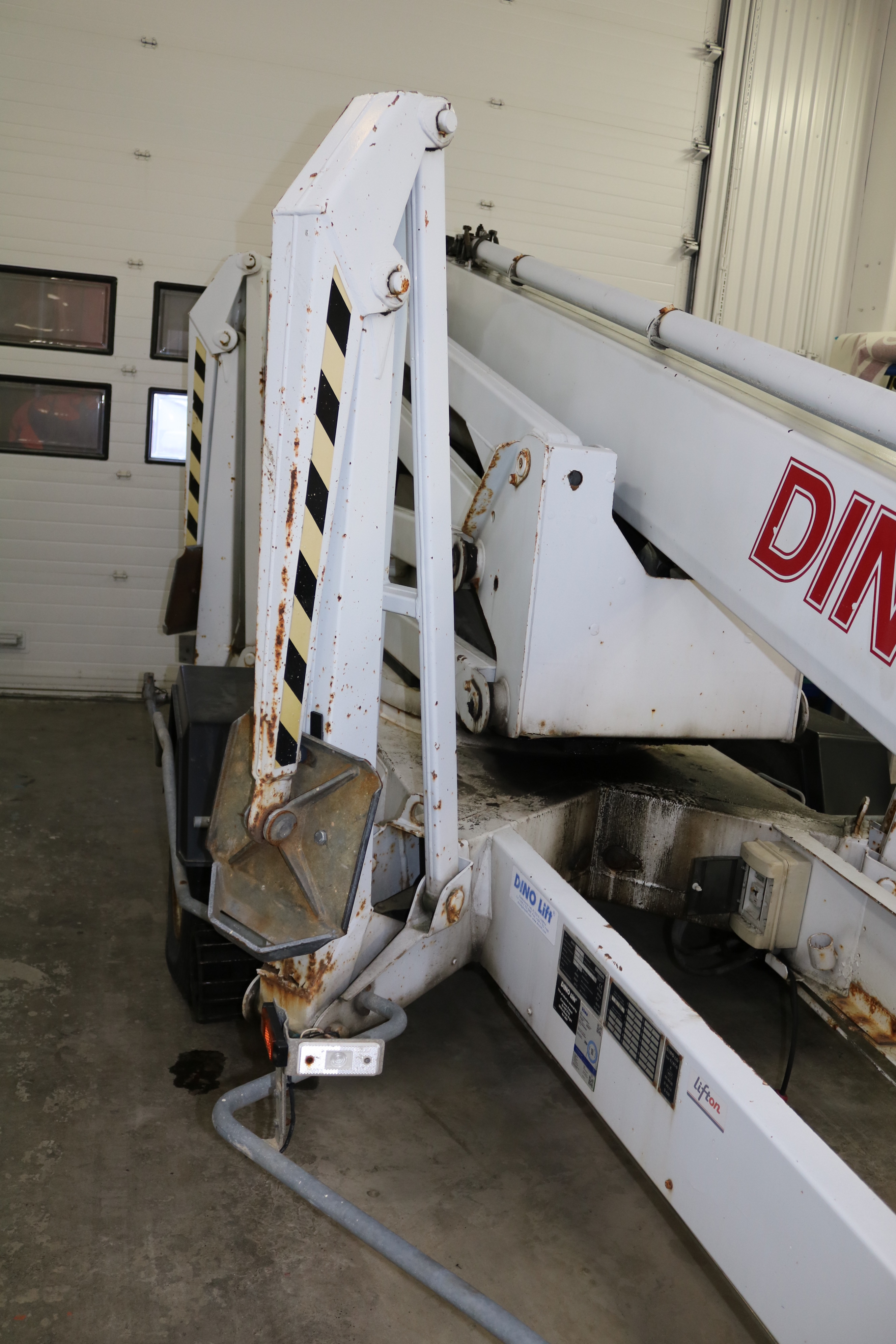 Skylift/Teleskopbomlift Dino 260 XTD -2008 (Reparationsobjekt ...