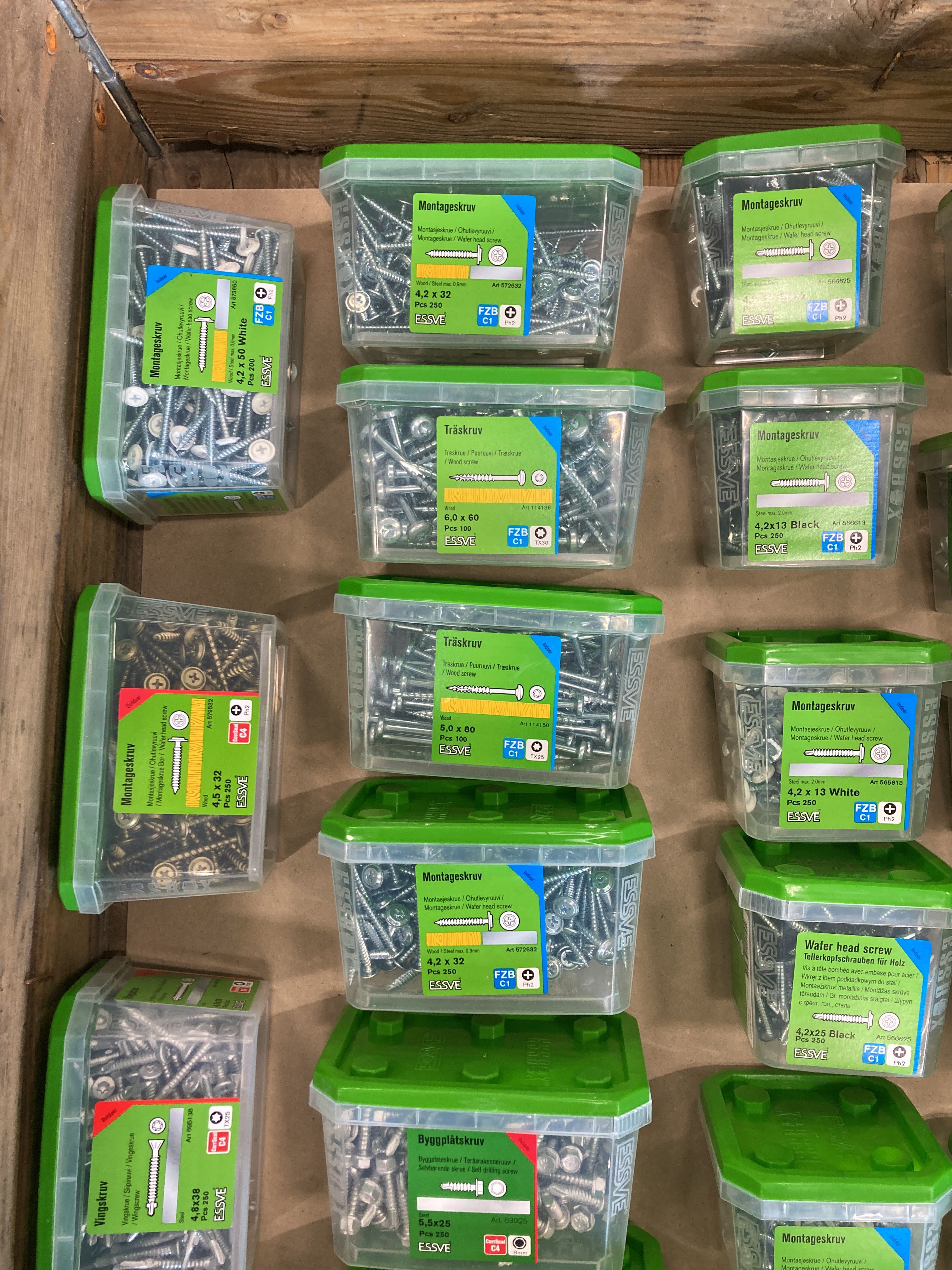 Essve Screw Assortment - PS Auction - We value the future - Largest in ...