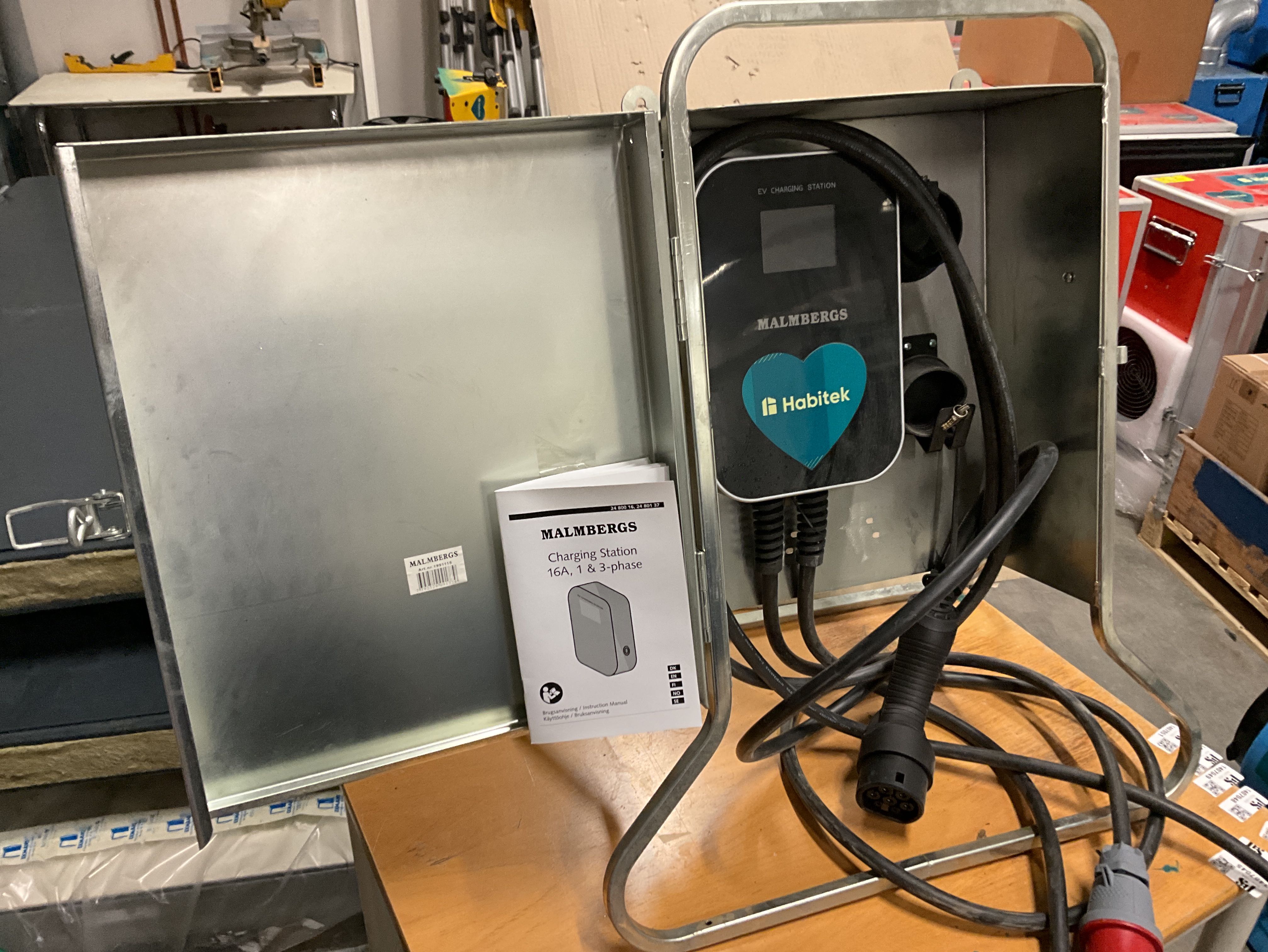 Laddstation för elbil - Malmbergs BS20 - Auktioner online ...