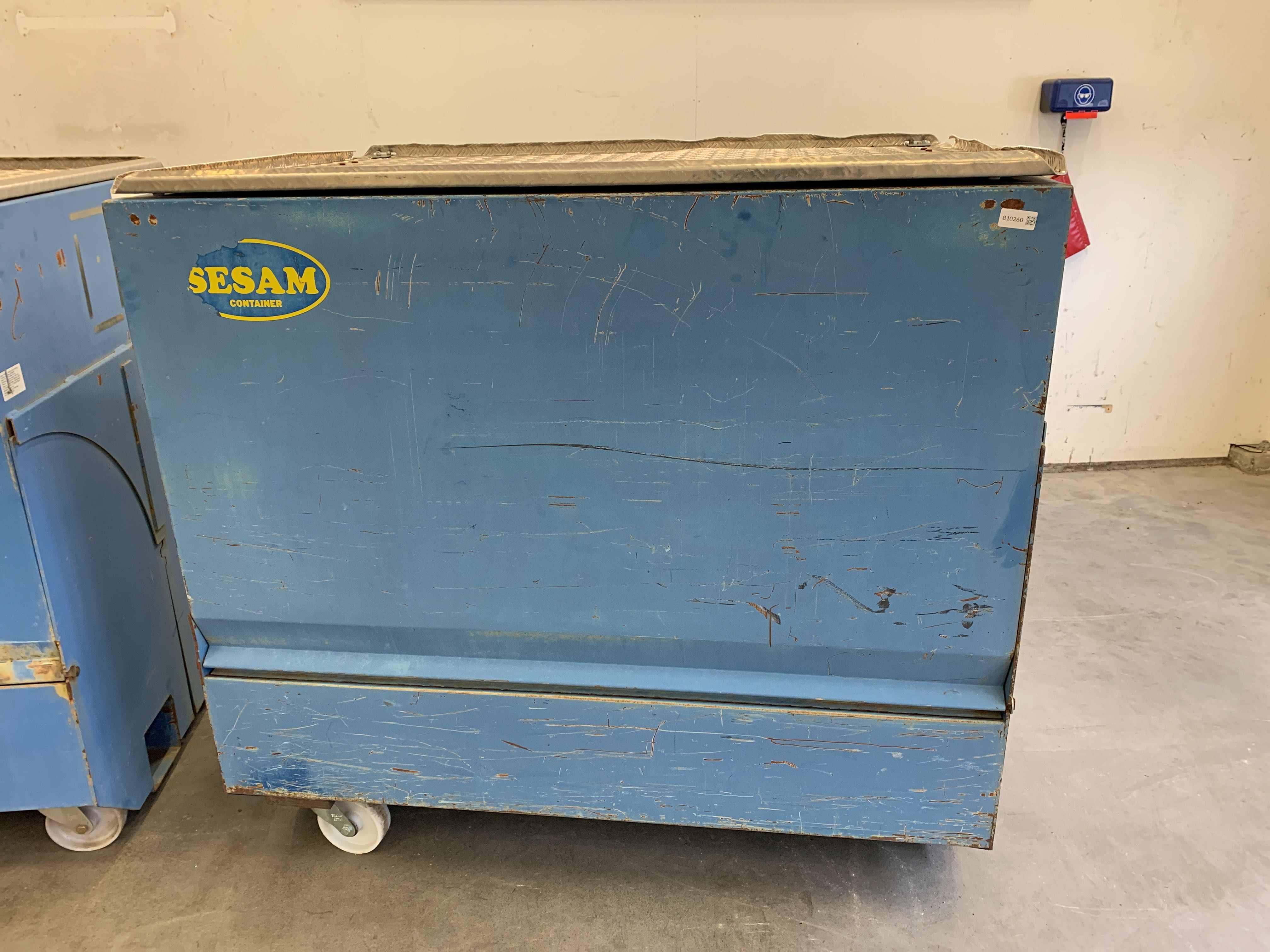 Container Sesam med lock 1800 liter - Auktioner online - Nätauktioner ...