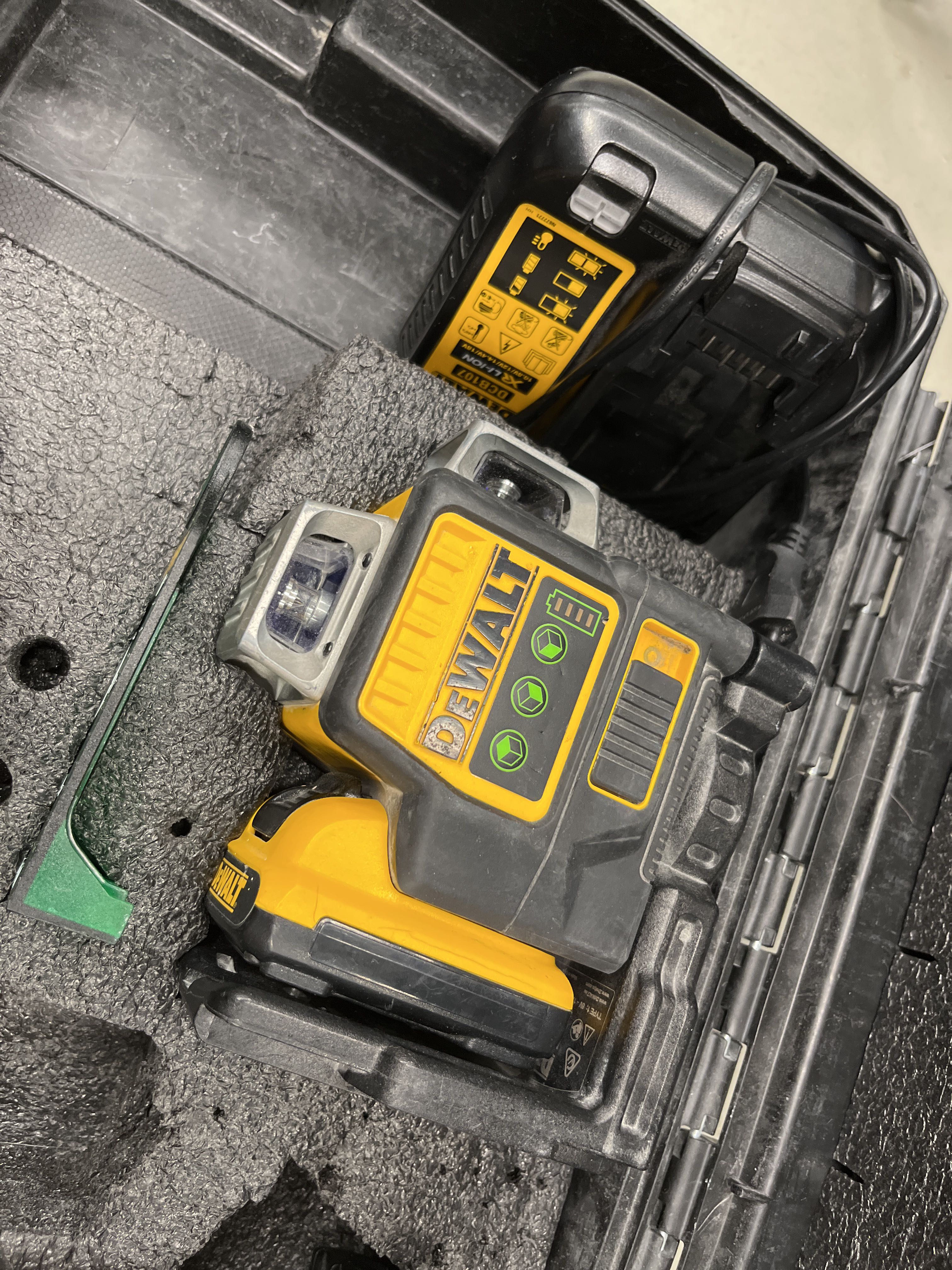 Korslaser, DeWalt DCE089G - Auktioner online - Nätauktioner ...