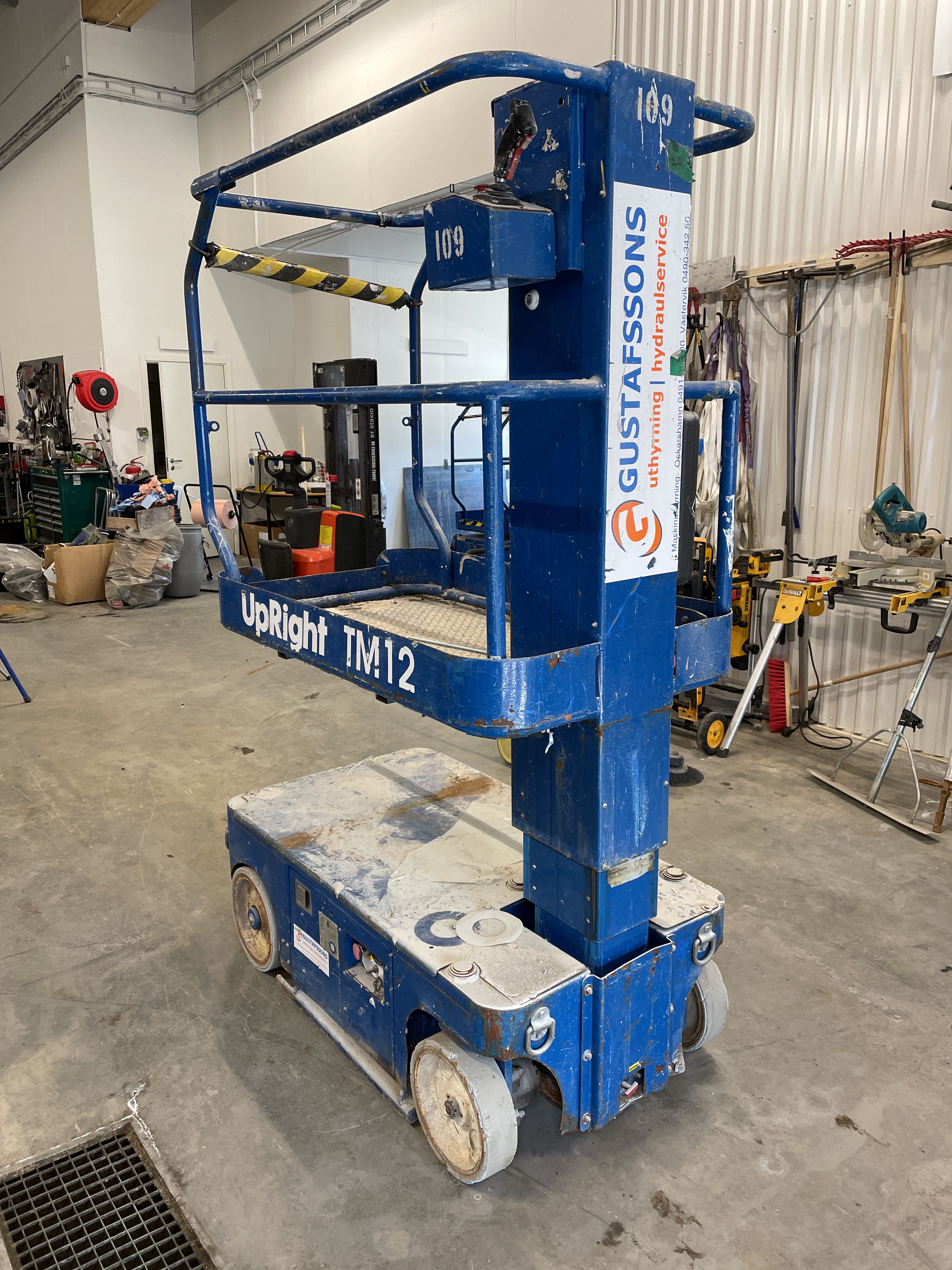 Column lift UpRight TM12 - PS Auction - We value the future - Largest ...