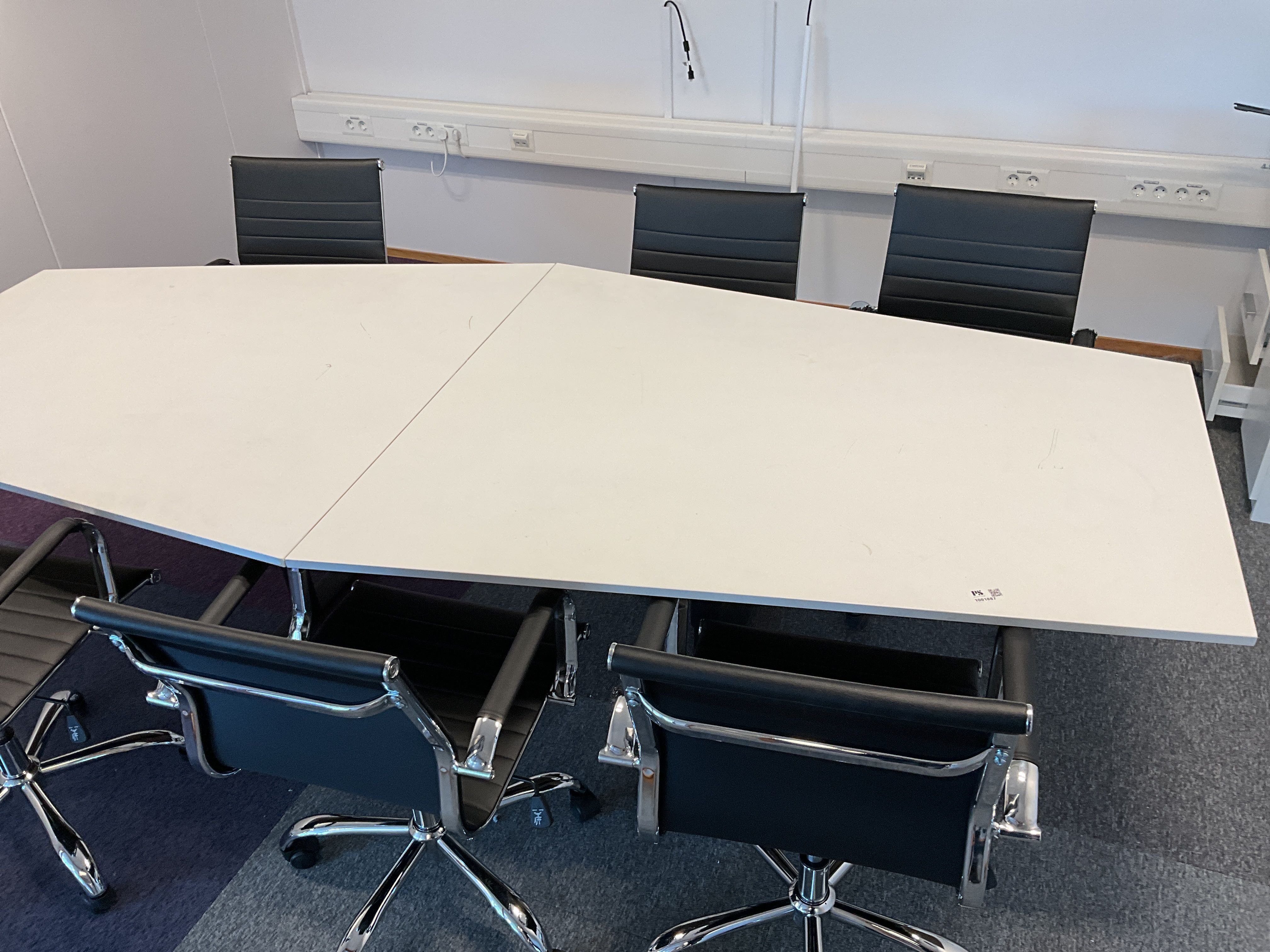 Konferensmöbler - Auktioner online - Nätauktioner & Konkursauktioner ...