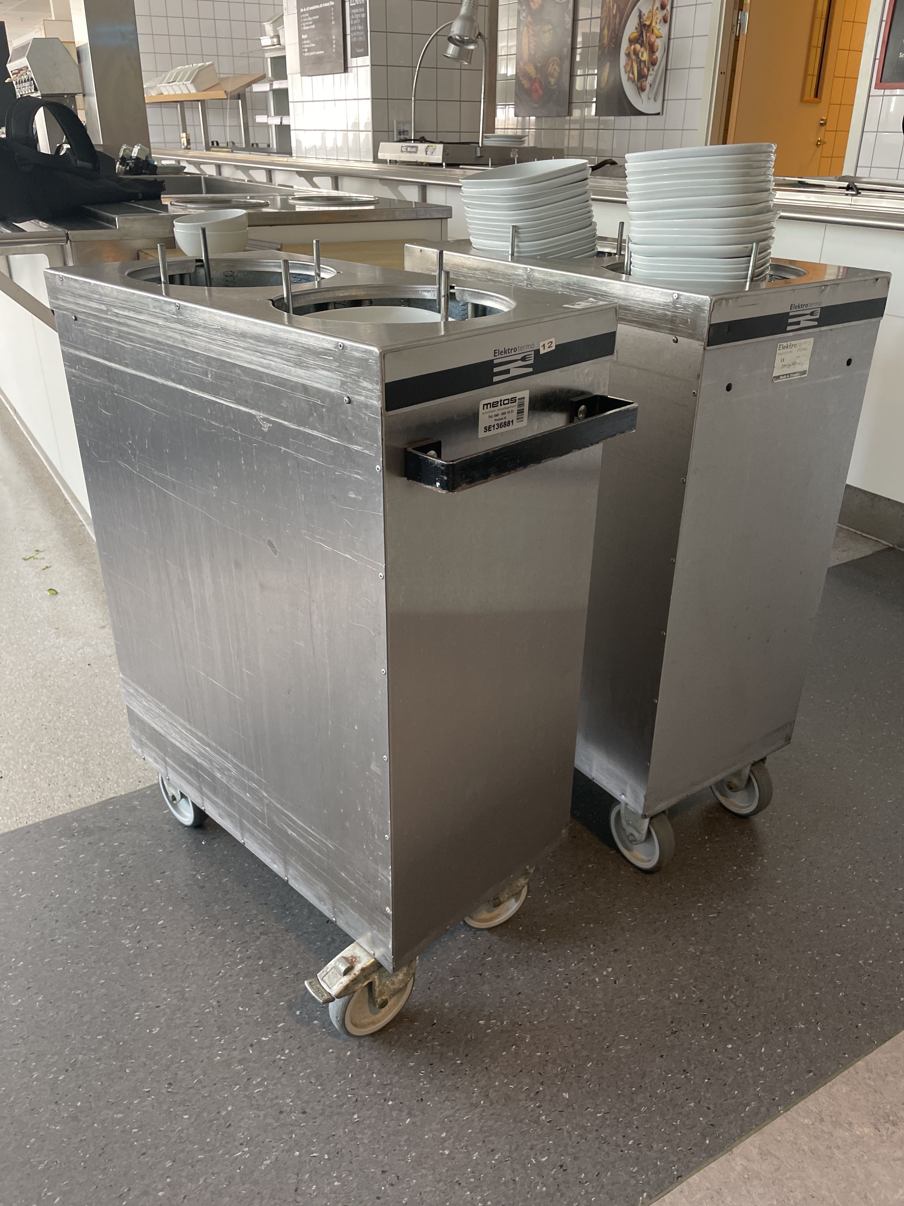 Plate trolleys Metos, 2 pieces - PS Auction - We value the future ...
