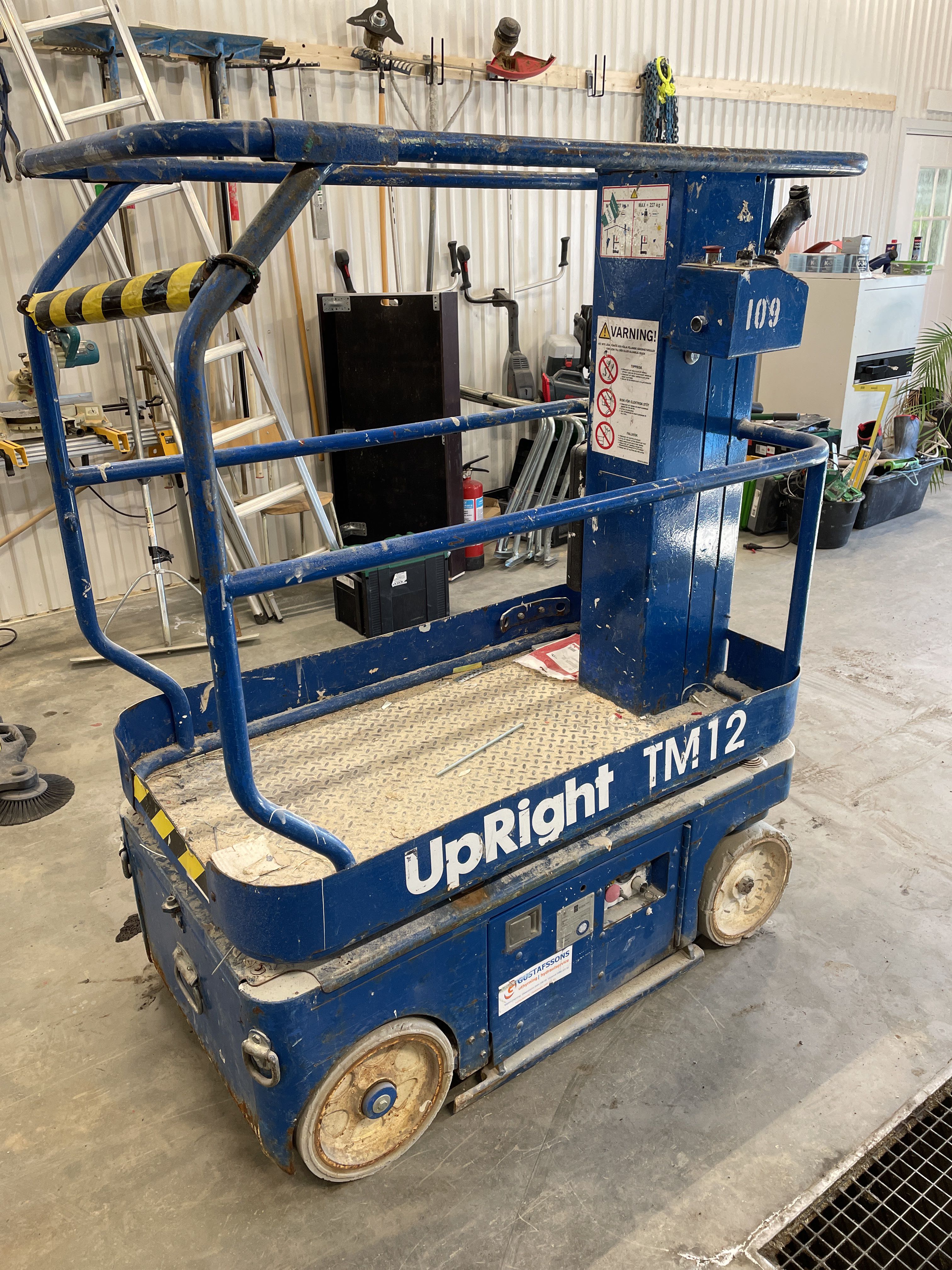 Column lift UpRight TM12 - PS Auction - We value the future - Largest ...