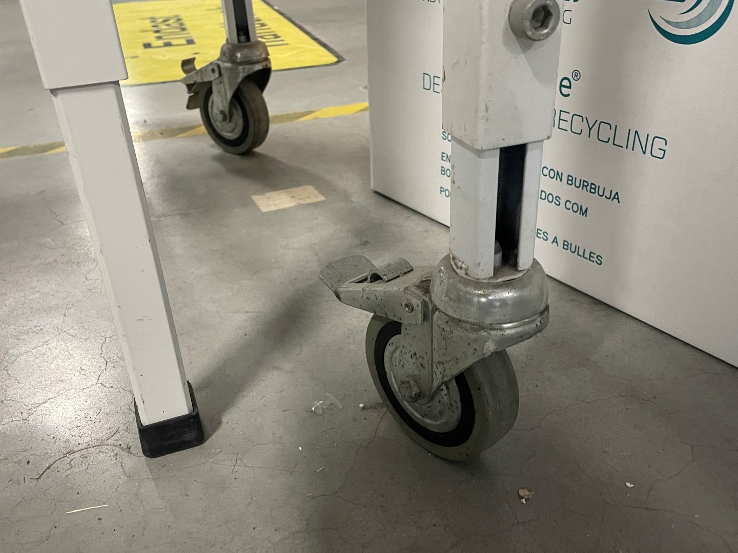 Scale Bisco, with bench - PS Auction - We value the future - Largest in ...