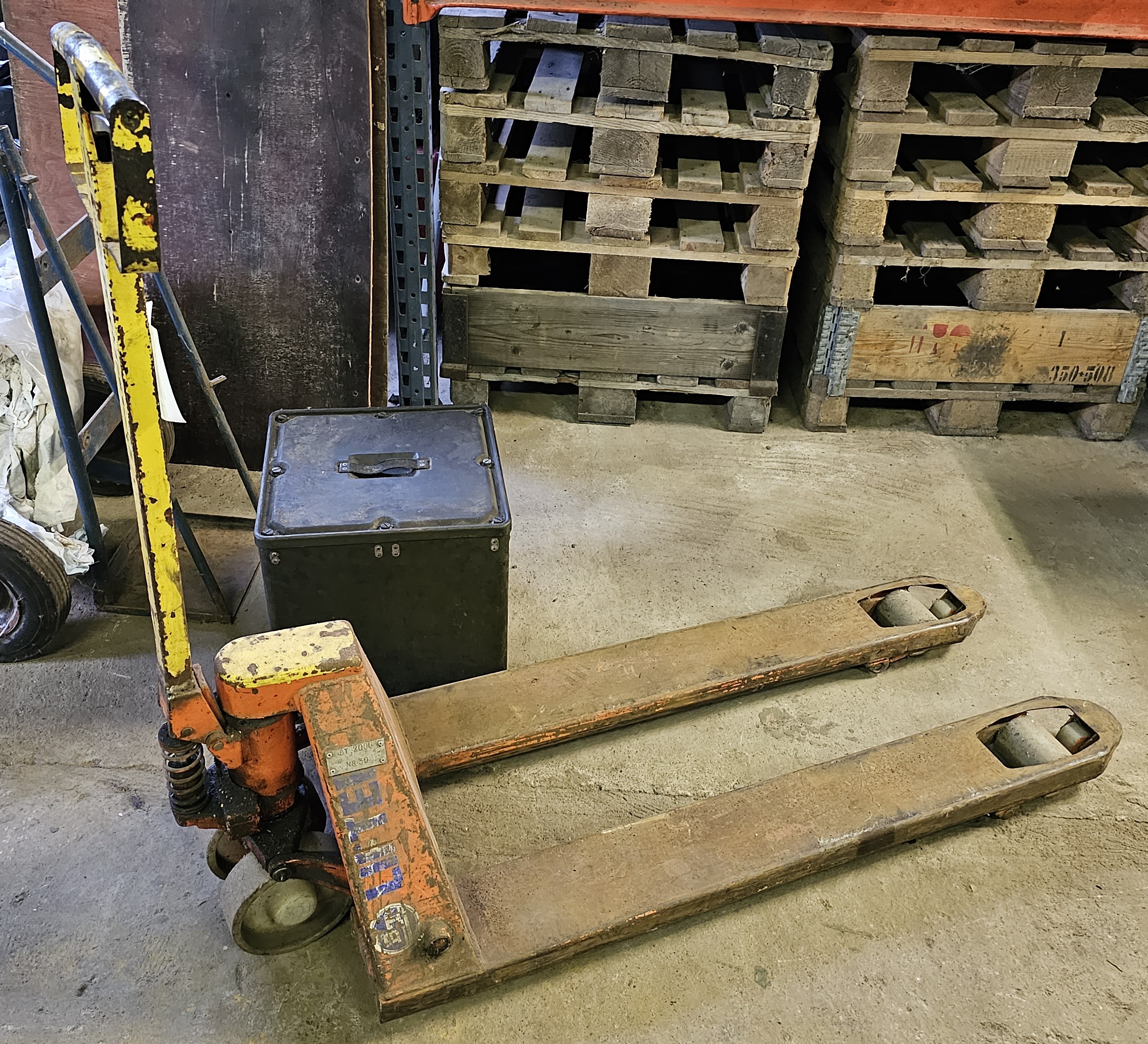 BT Pallyftare modell BTL 2000 - Auktioner online - Nätauktioner ...