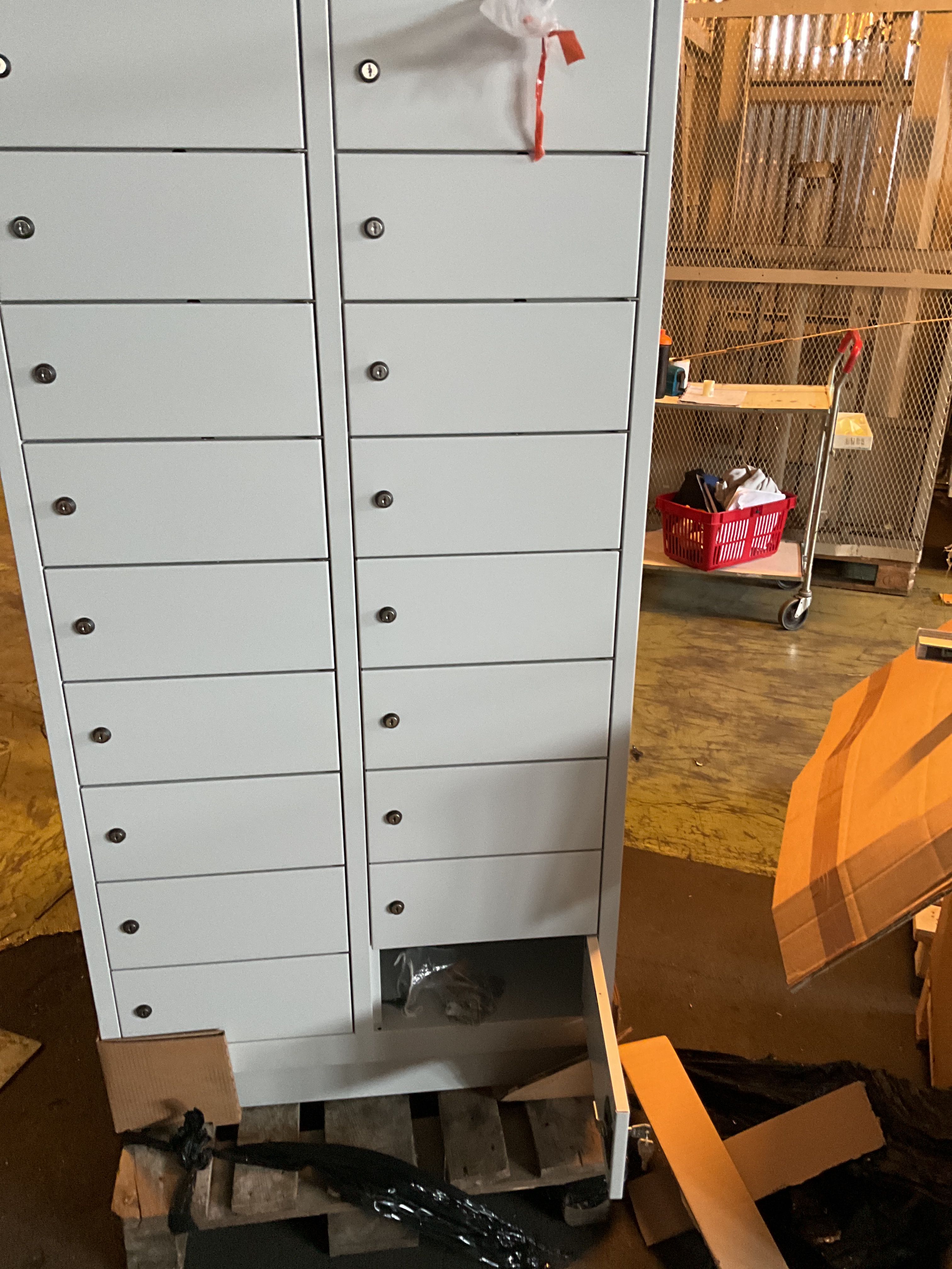 Lockable Storage Cabinets - PS Auction - We value the future - Largest ...
