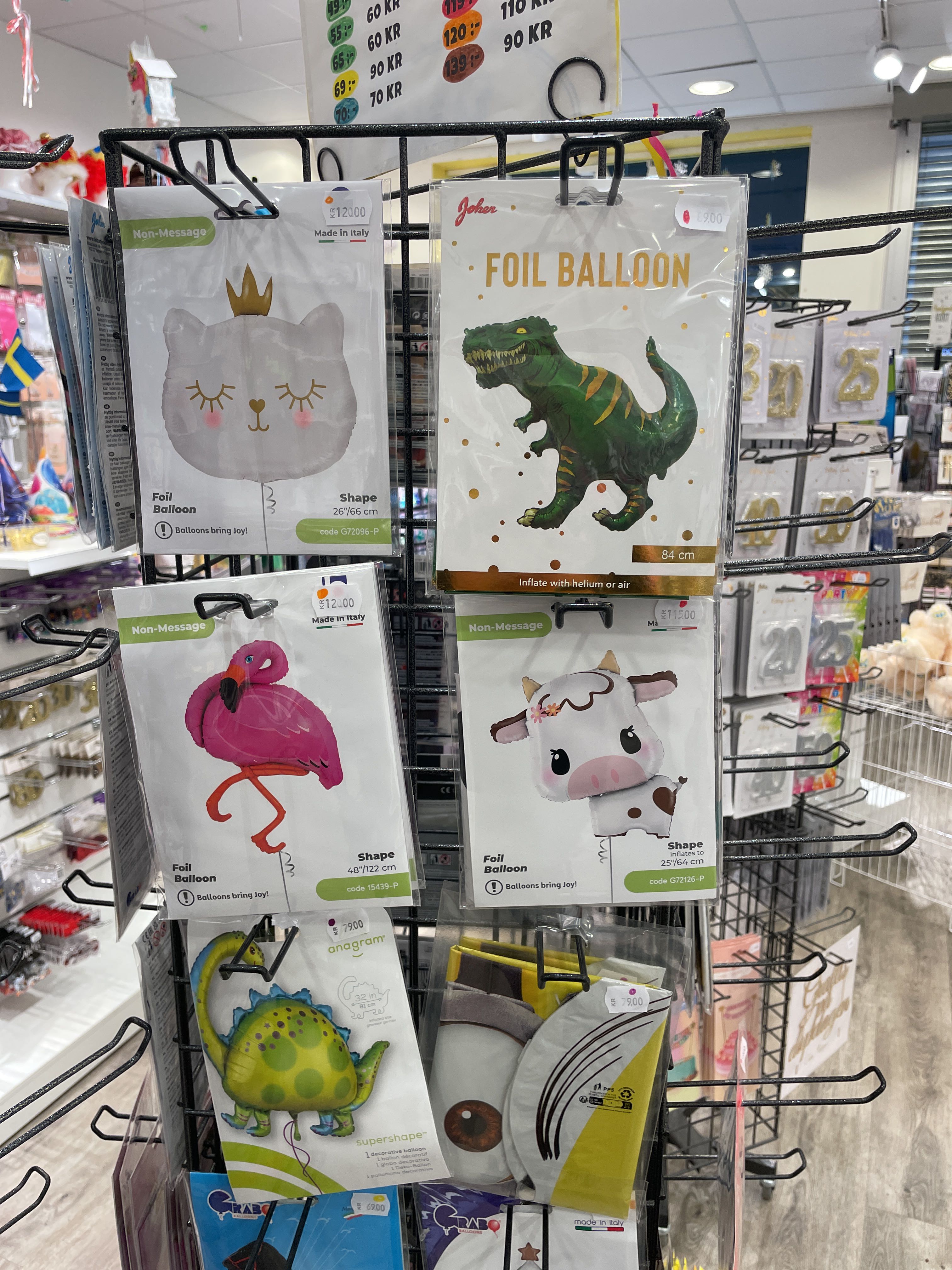 Two racks - Lot of Balloons in different models - PS Auction - We value ...