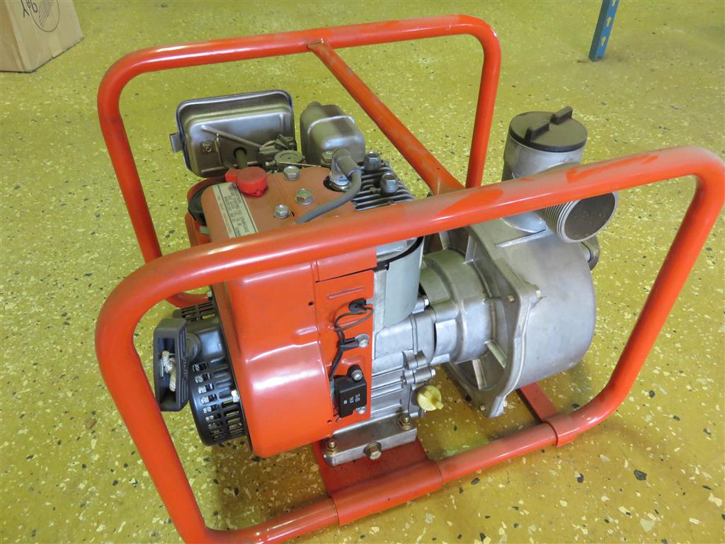Bensindriven vattenpump Tanaka - PS Auction - We value the future ...