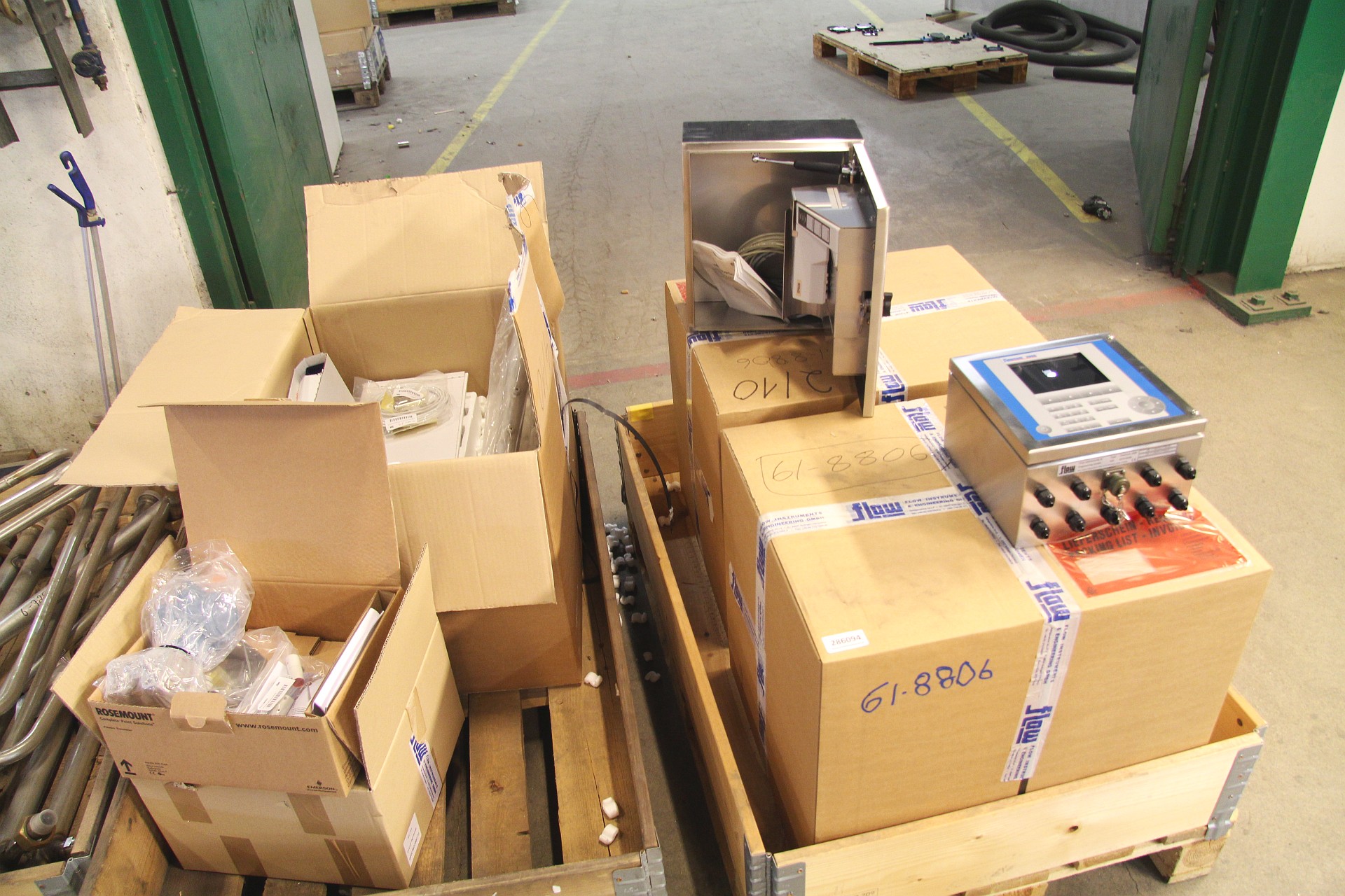 Flödesmätutrustning Flowcom 3000, 2 pallar - PS Auction - We value the ...