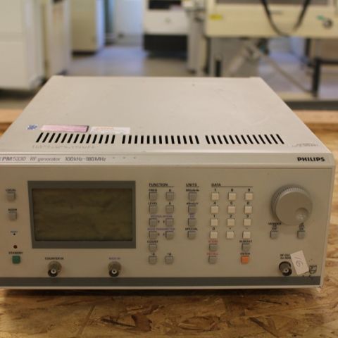 Philips PM5330 RF Generator 100kHz - 180 Mhz - PS Auction - We value ...